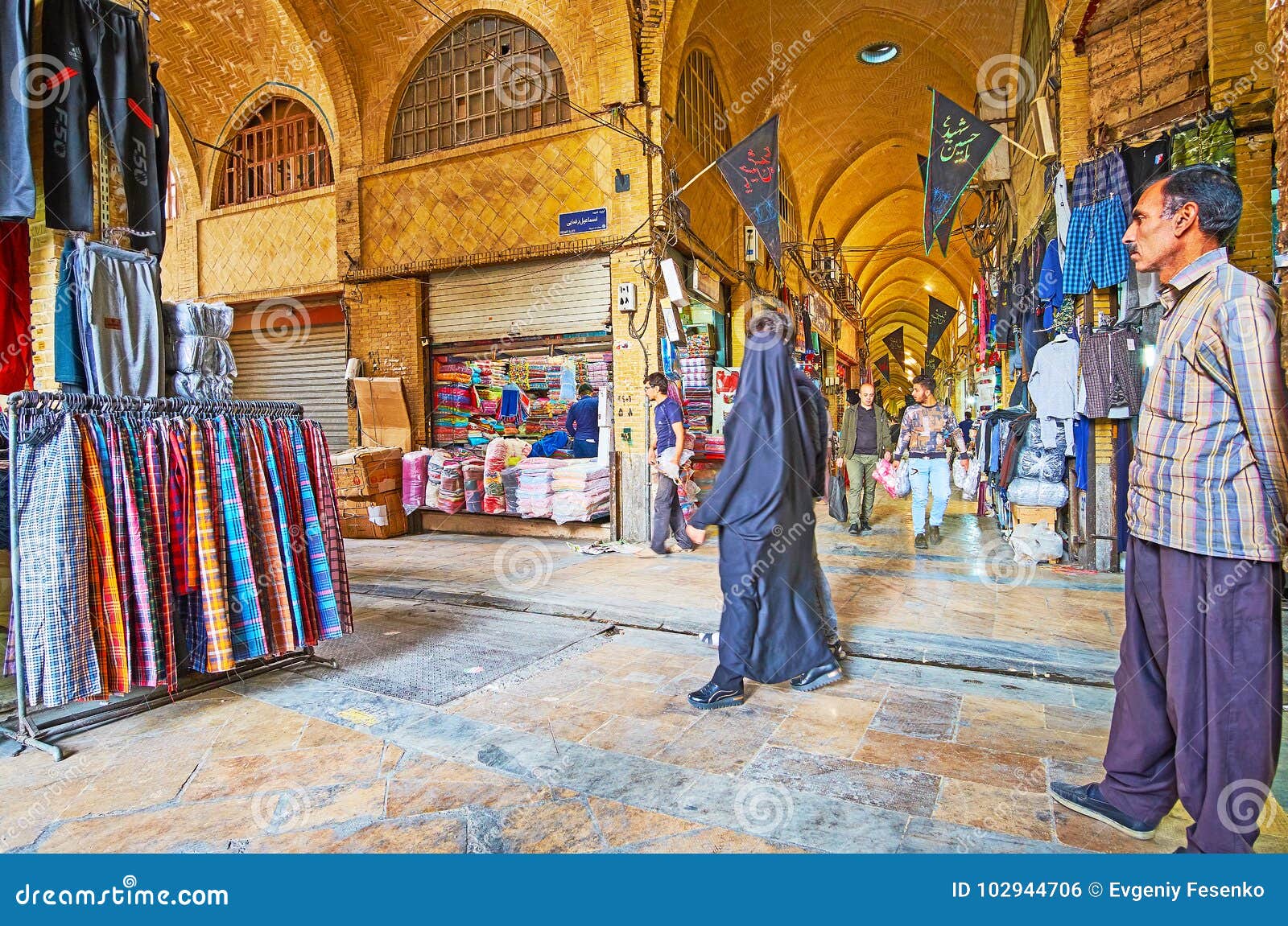 Covered Grand Bazaar of Tehran Editorial Photo - Image of khordad ...