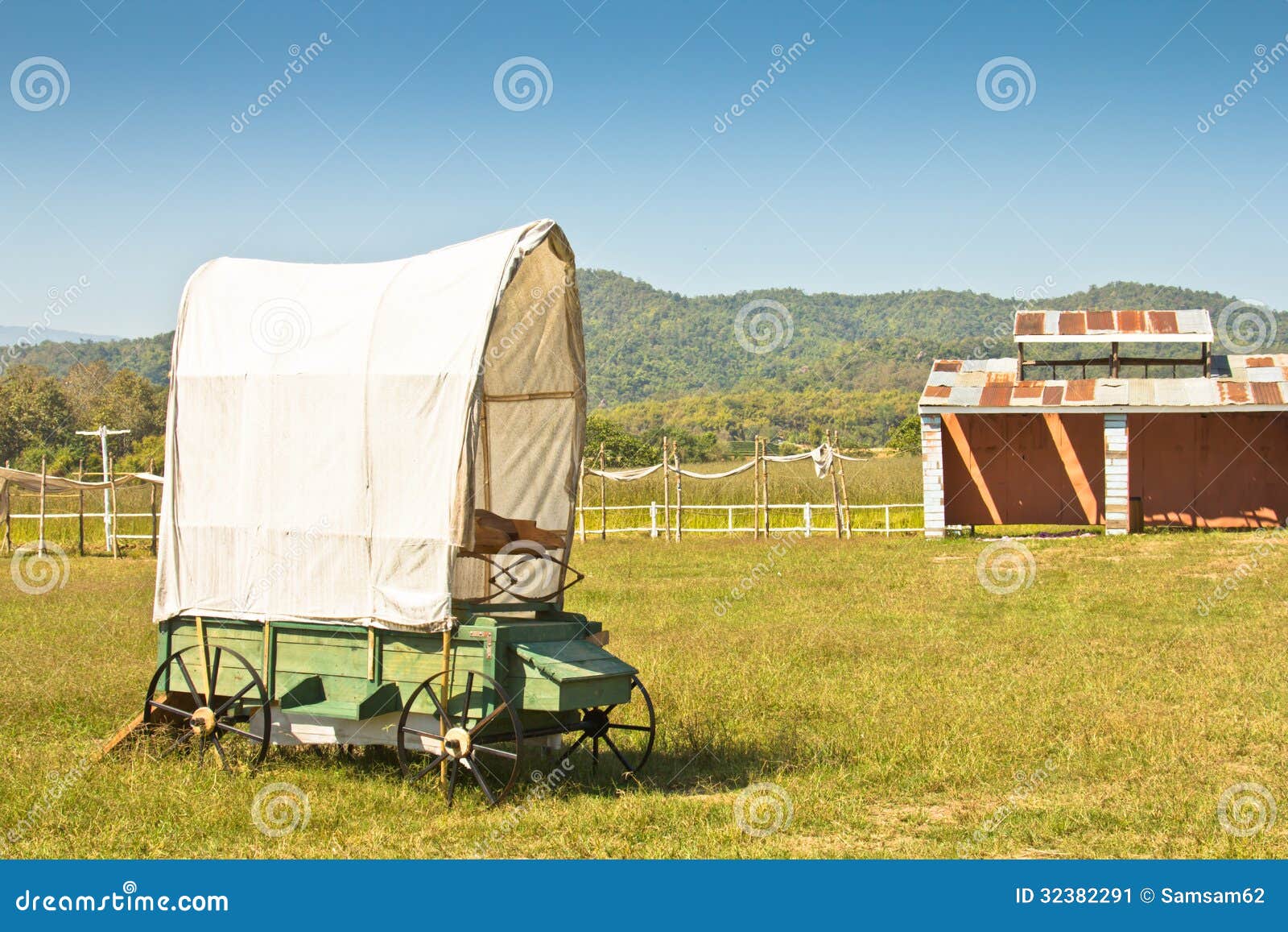 Covered wagon stock image. Image of covered, scene, culture - 32382291
