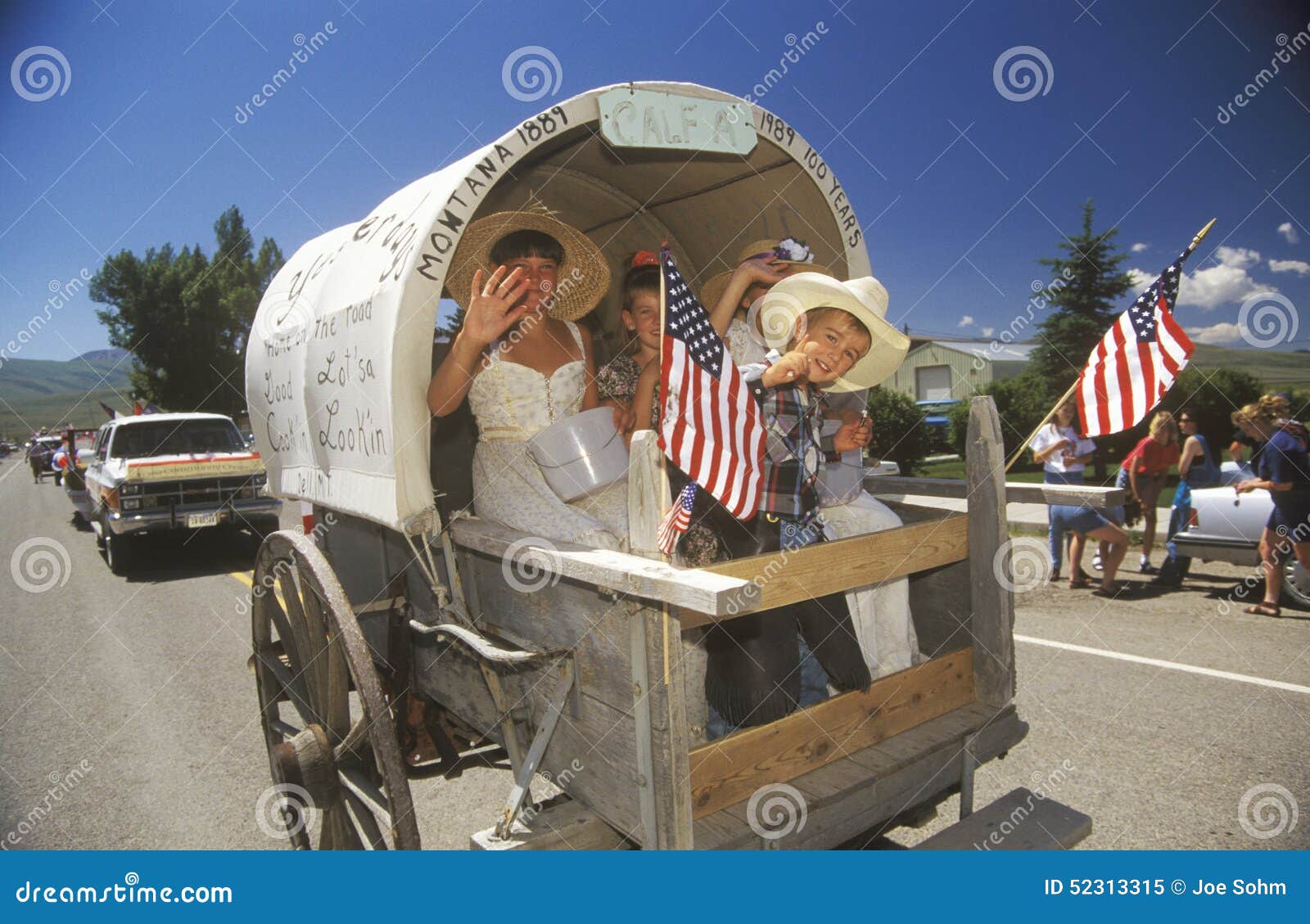 A Covered Wagon Mailbox Editorial Photo | CartoonDealer.com #52260001