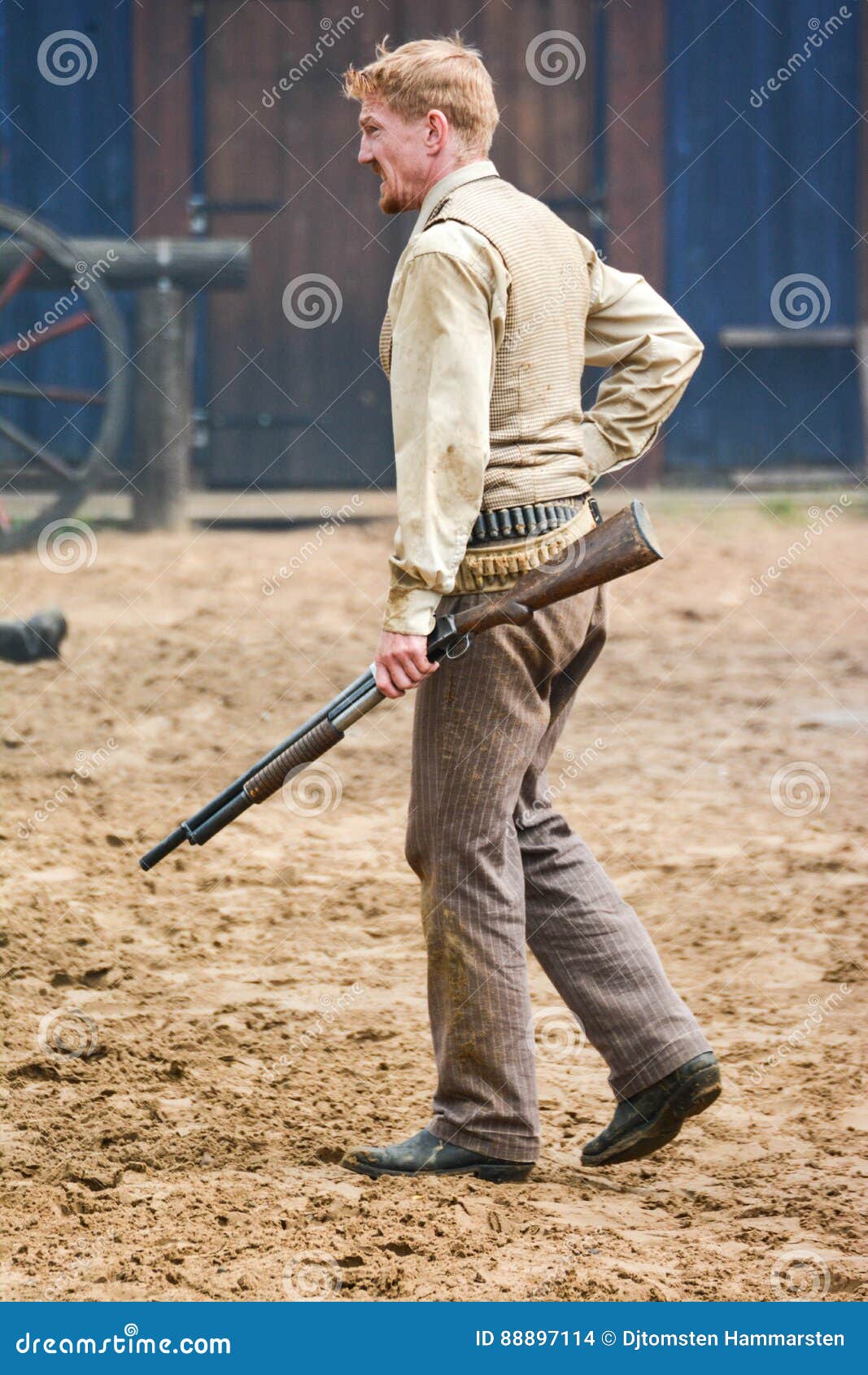 Cowboy Gunfighters editorial stock image. Image of gold - 88897114