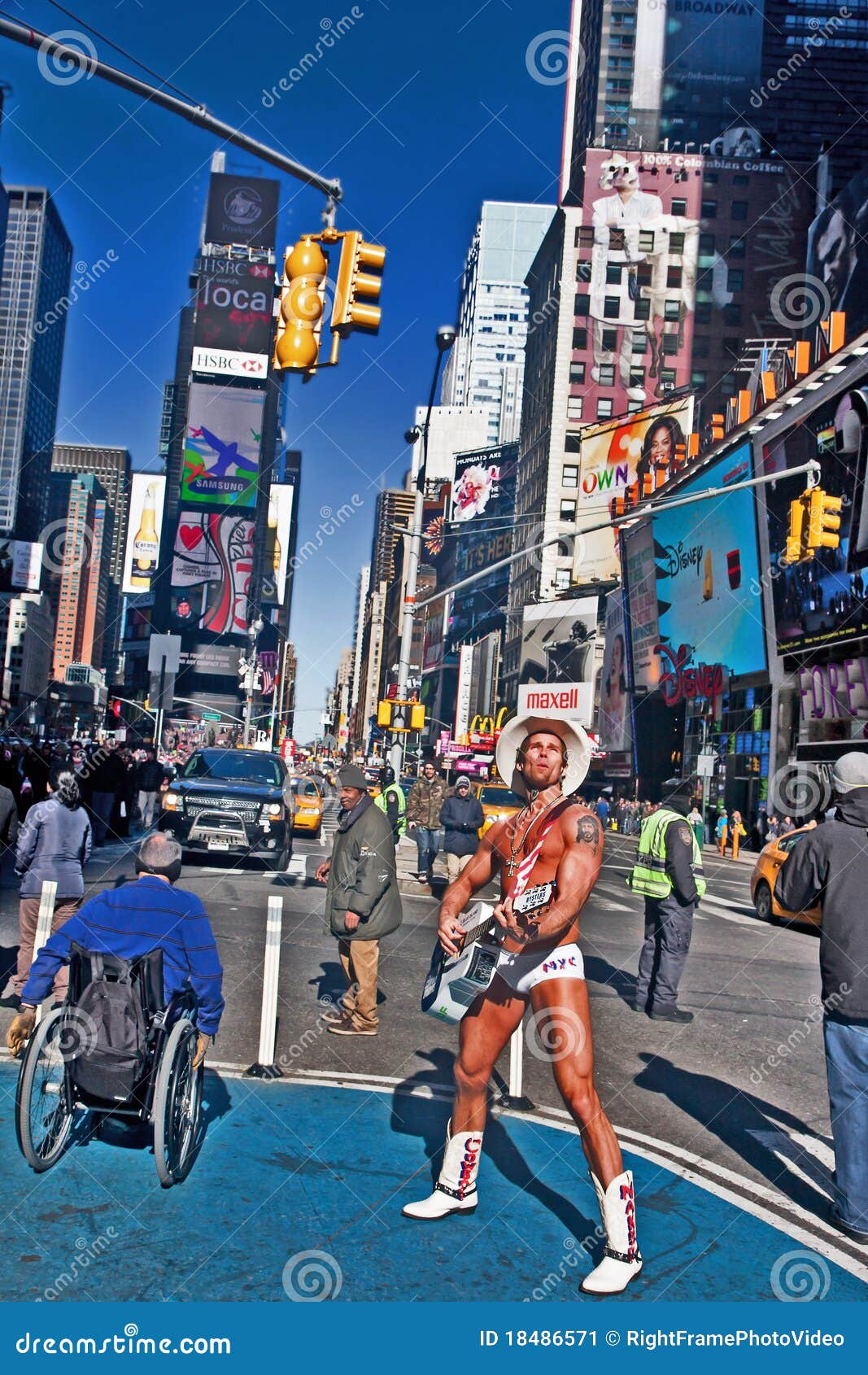 Cowboy nu - Times Square photo éditorial. Image du chested - 18486571