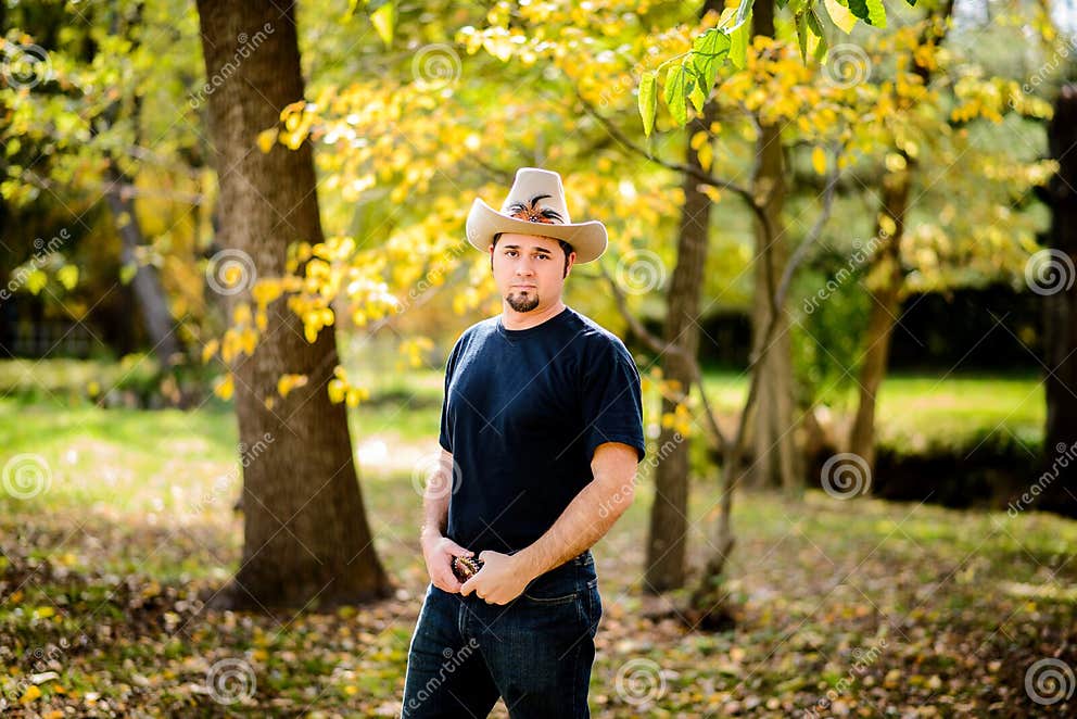 Cowboy Rancher Looking Confident Image stock - Image du zone, fermer ...