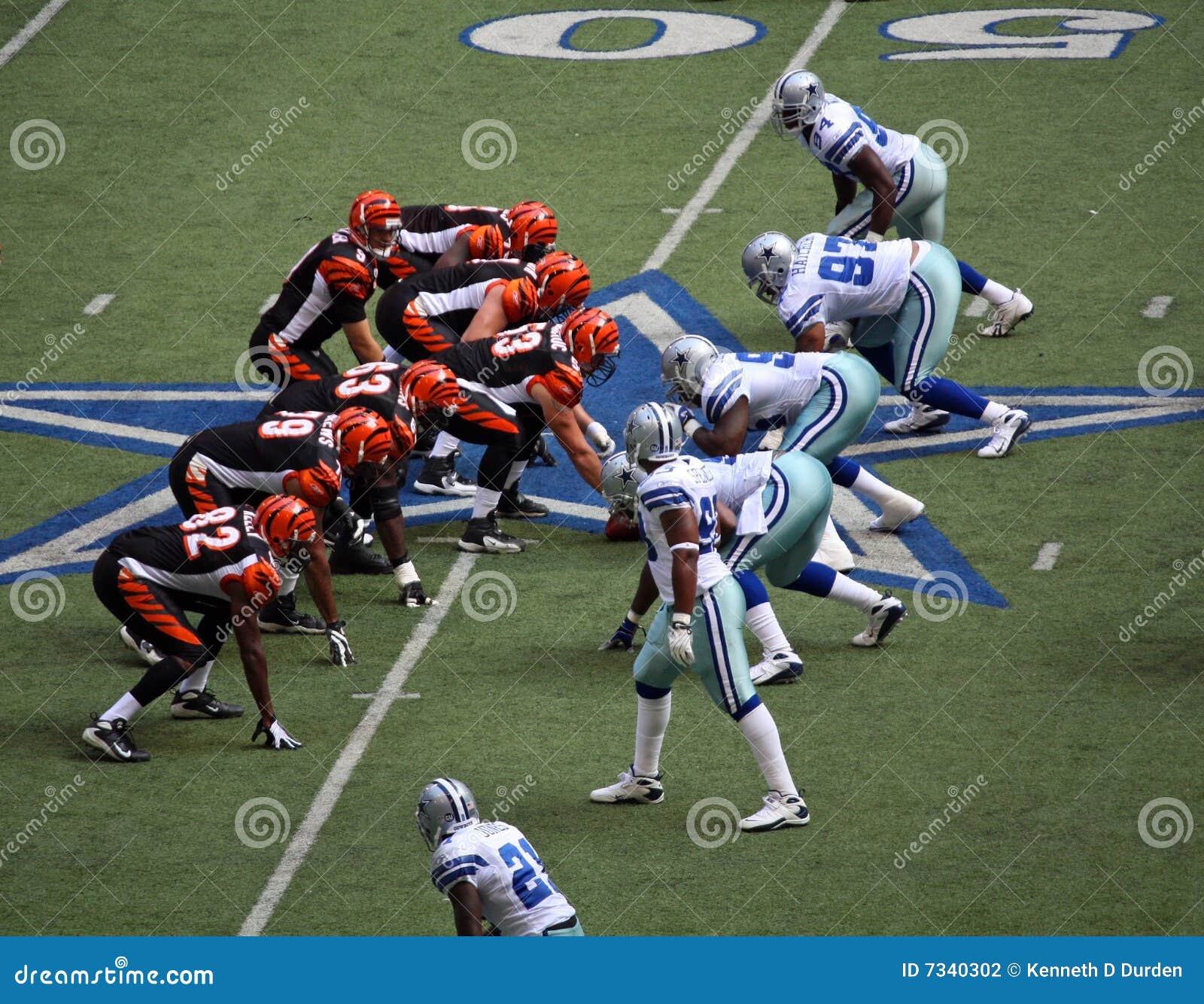 Cowboys and Bengals Line Up Editorial Photography - Image of suit, team ...
