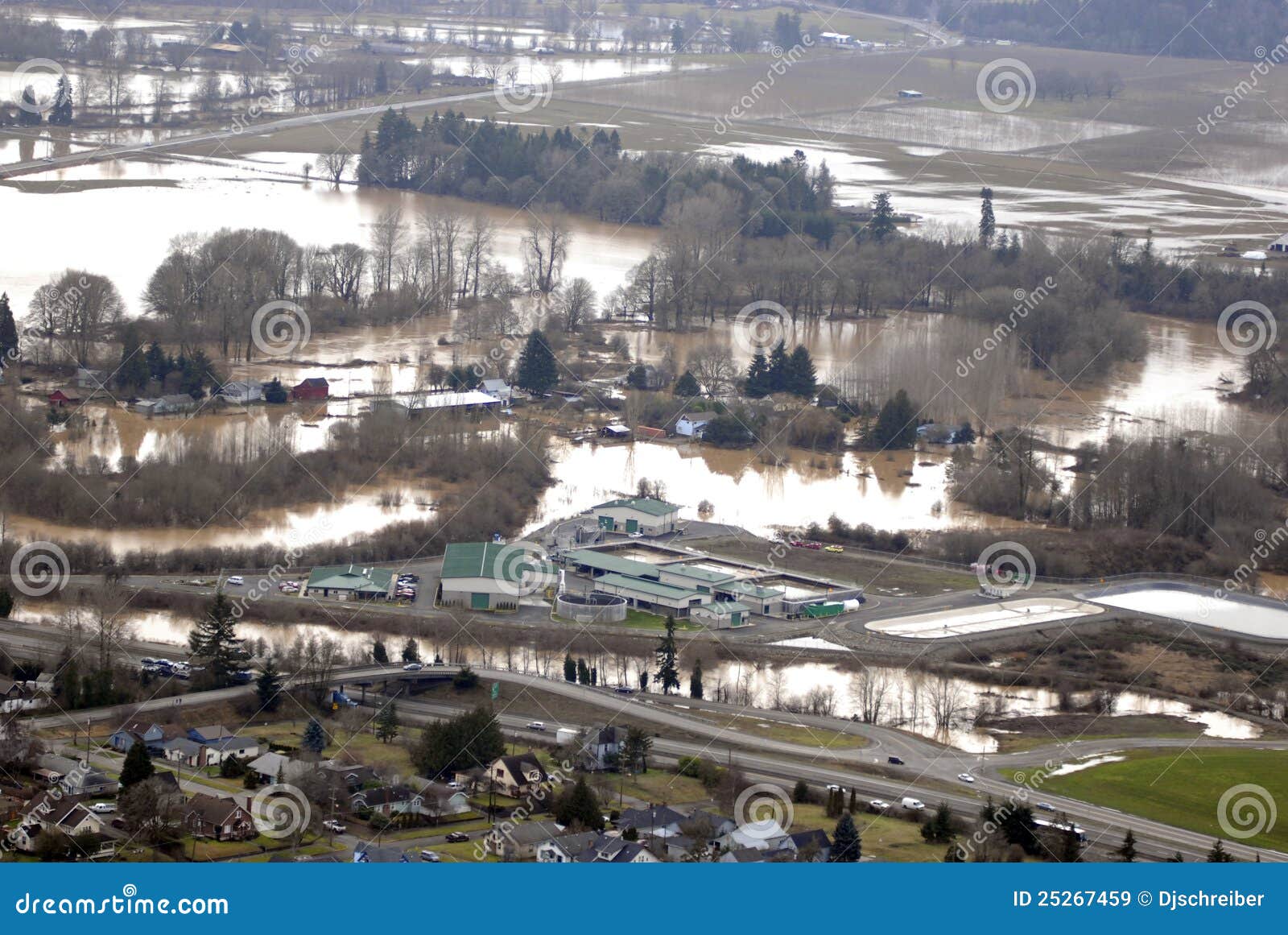 Cowlitz River Flood, Washington State Stock Image - Image of bottom ...