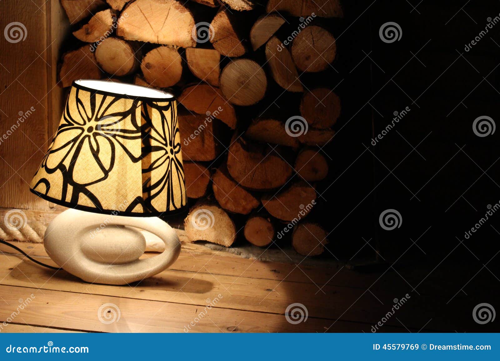 Cozy lamp stock image. Image of bulb, night, wood, warmth - 45579769