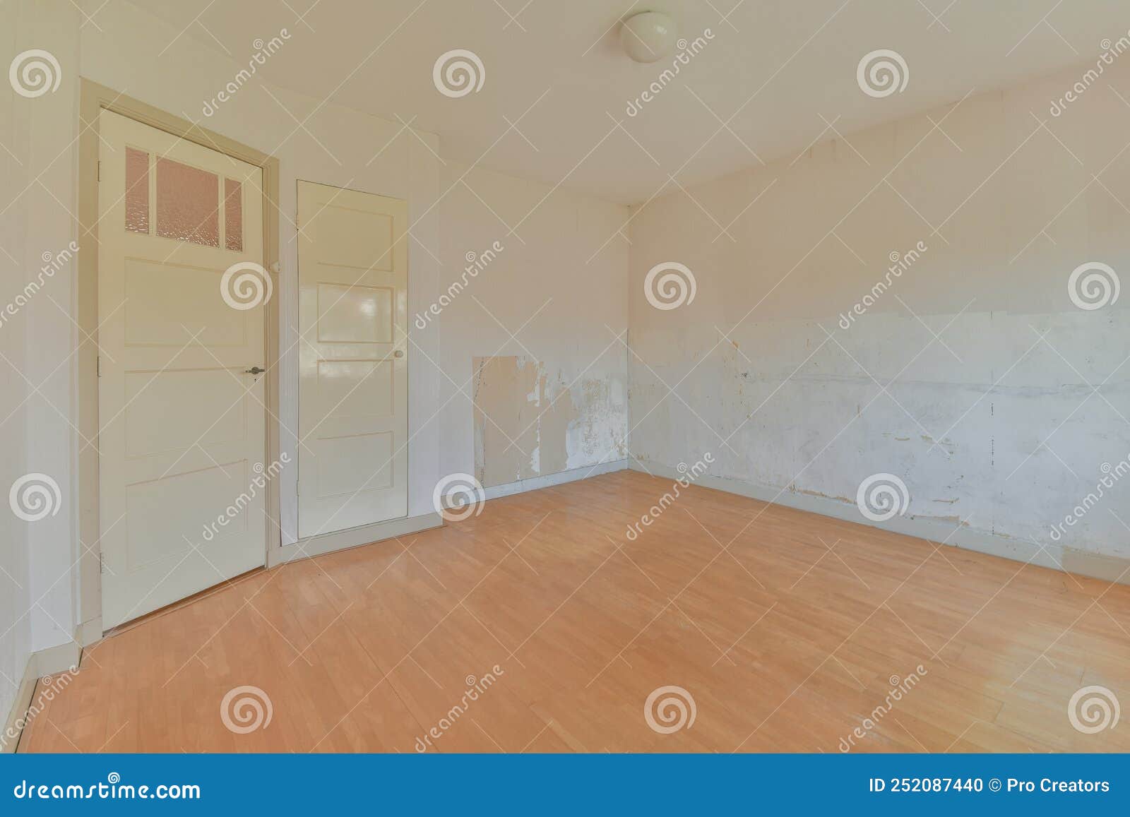 Spacious empty room stock photo. Image of decorative - 252087440
