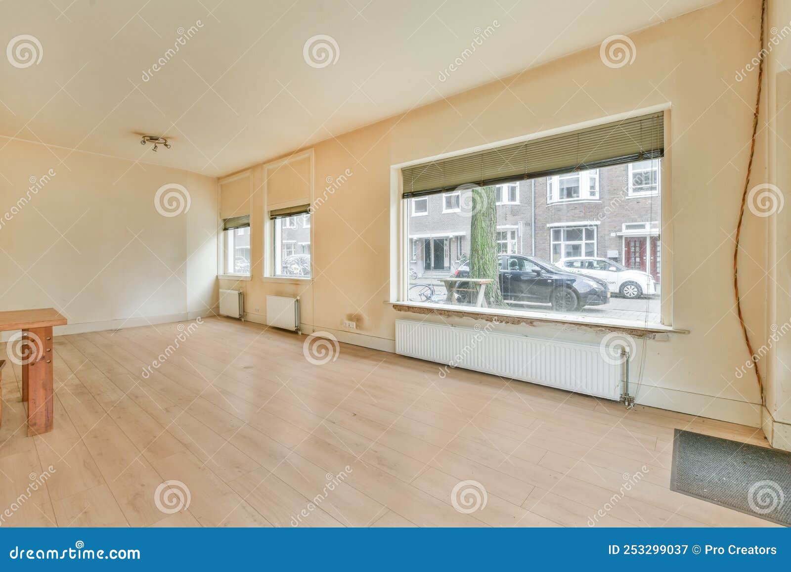 Spacious empty room stock image. Image of home, luxury - 253299037