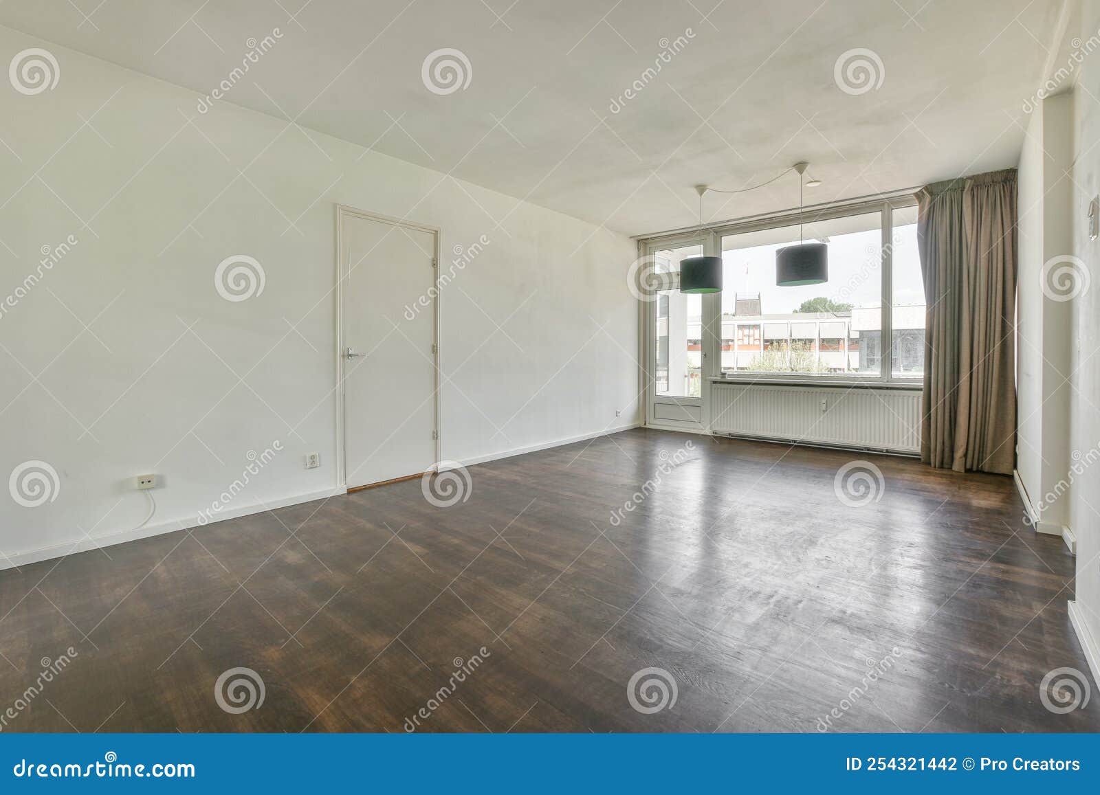 Spacious empty room stock photo. Image of fashionable - 254321442