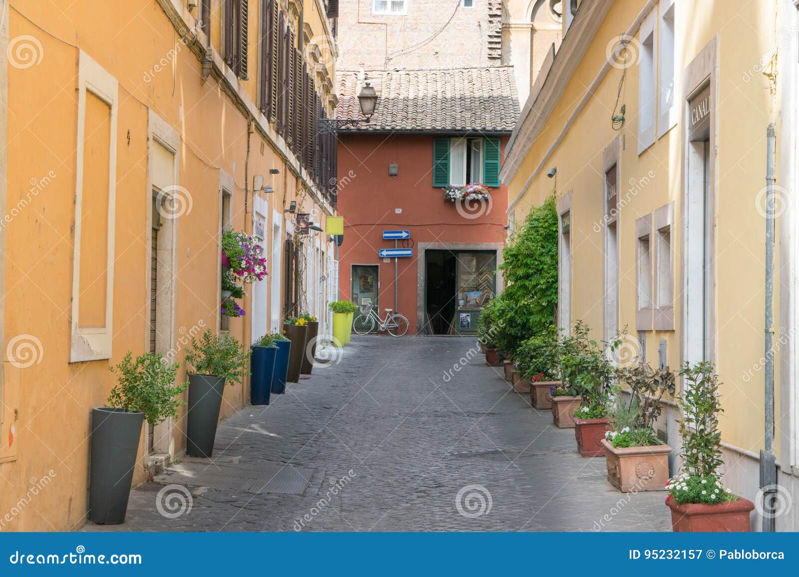 Cozy street in Rome, Italy editorial photography. Image of place - 95232157