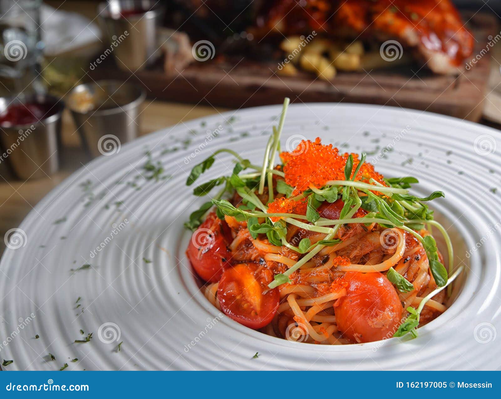 Crab roe tomato spaghetti stock image. Image of dinner - 162197005