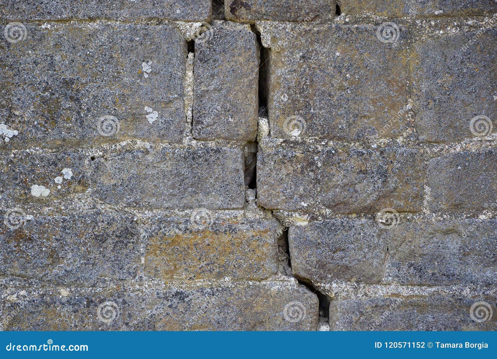 Crack in masonry stock photo. Image of cement, brushed - 120571152