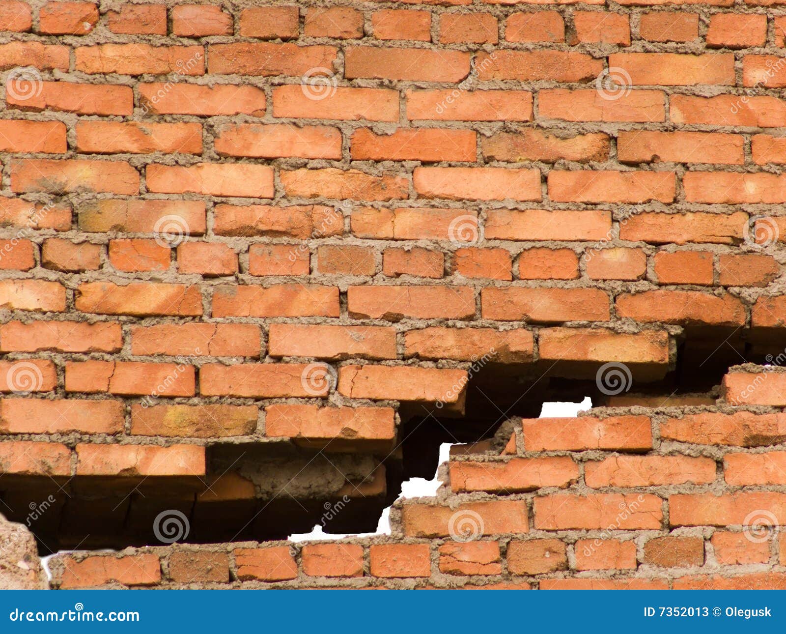 Crack in a wall stock image. Image of sand, defect, destruction - 7352013