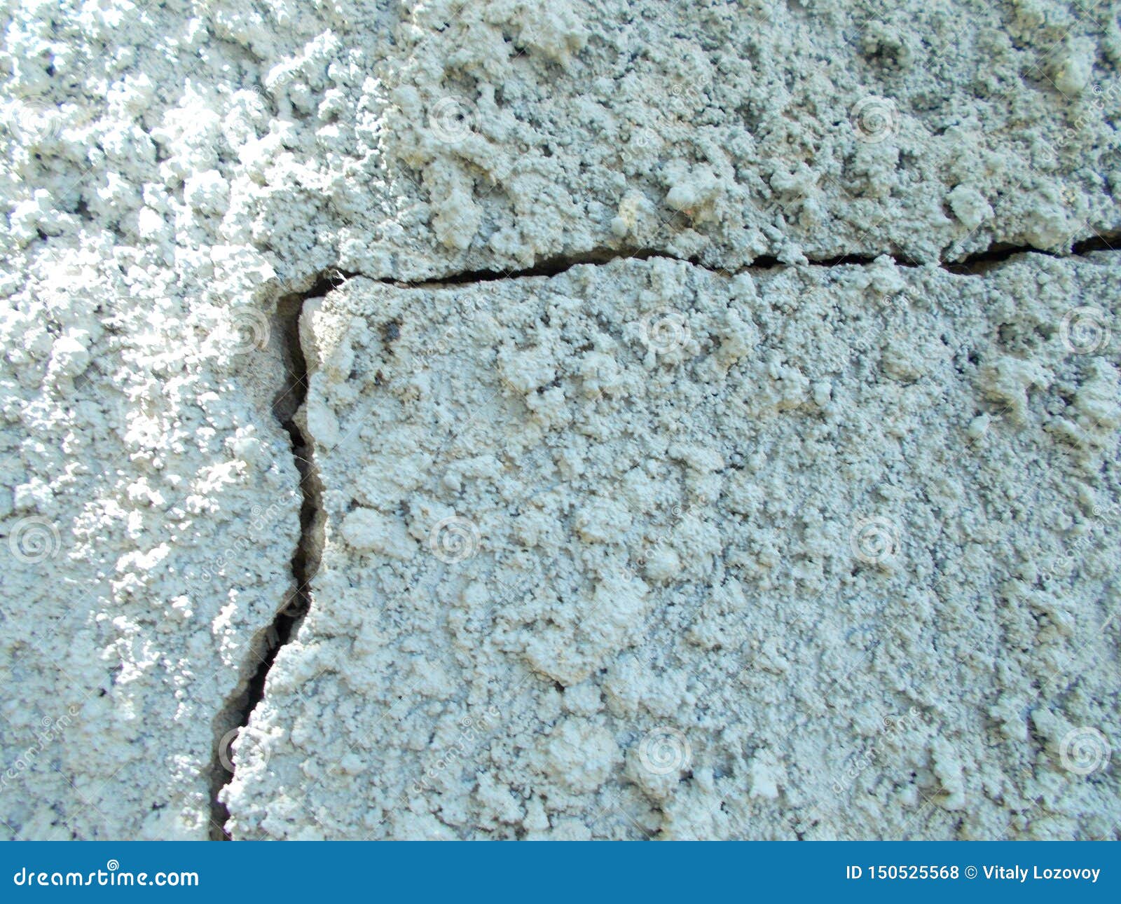 Crack in the wall stock photo. Image of wallpaper, damage - 150525568