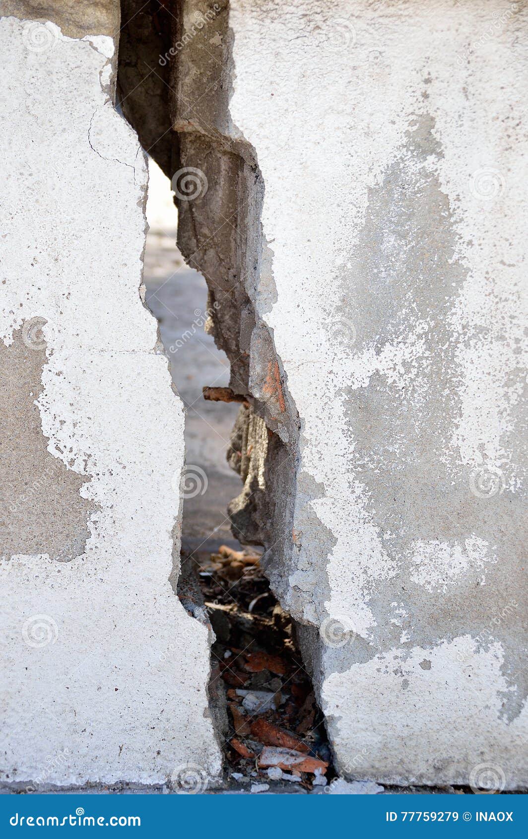 Crack at the wall stock image. Image of fracture, cement - 77759279