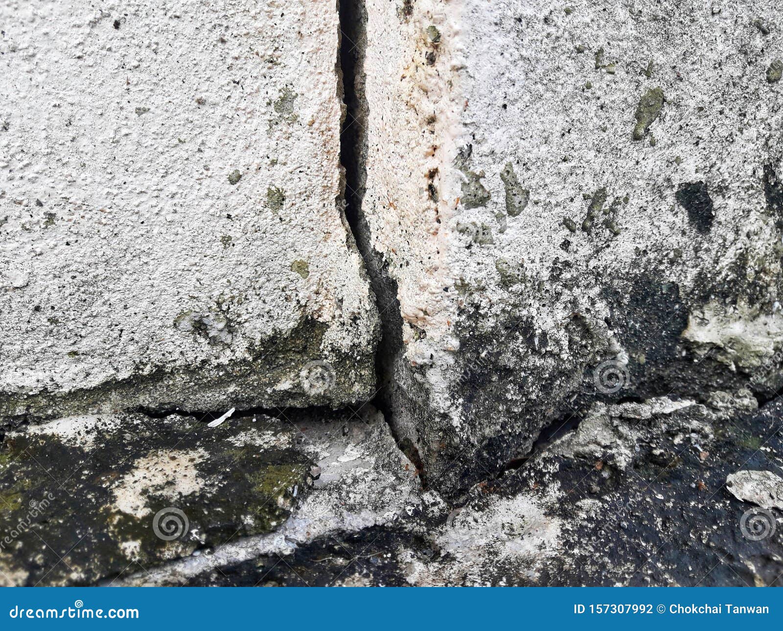 The CRACK on the WALL. stock photo. Image of material - 157307992