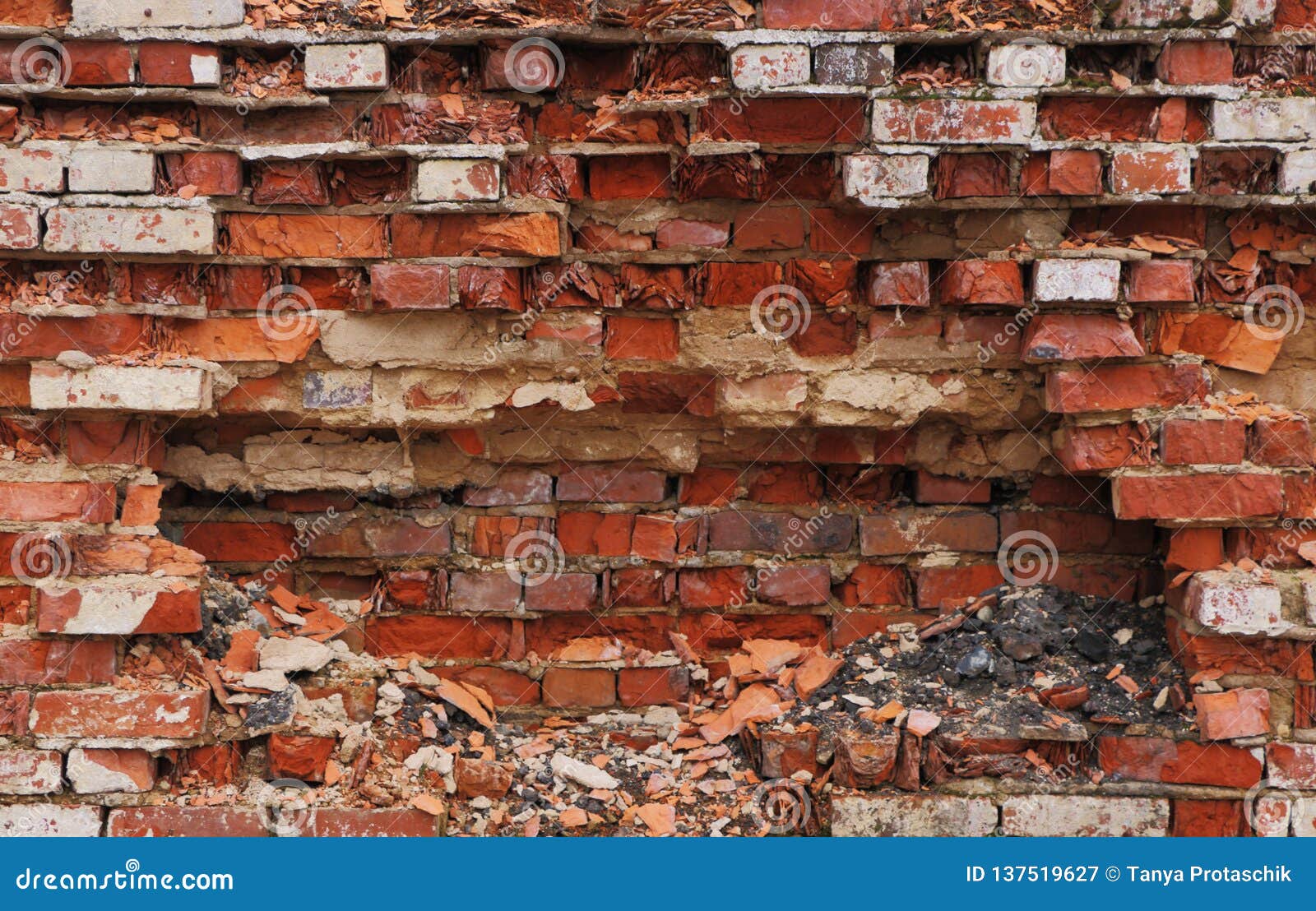 Cracked Broken Red Brick Wall Stock Image - Image of brown, pattern ...