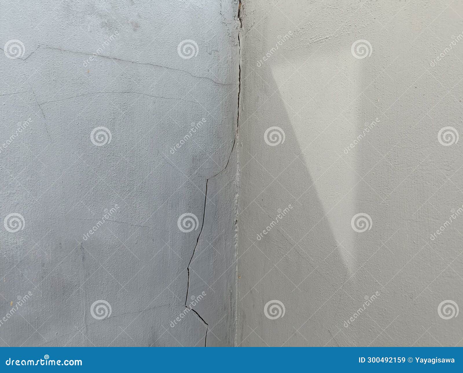 The Cracked Building Wall in the Corner Stock Image - Image of soil ...