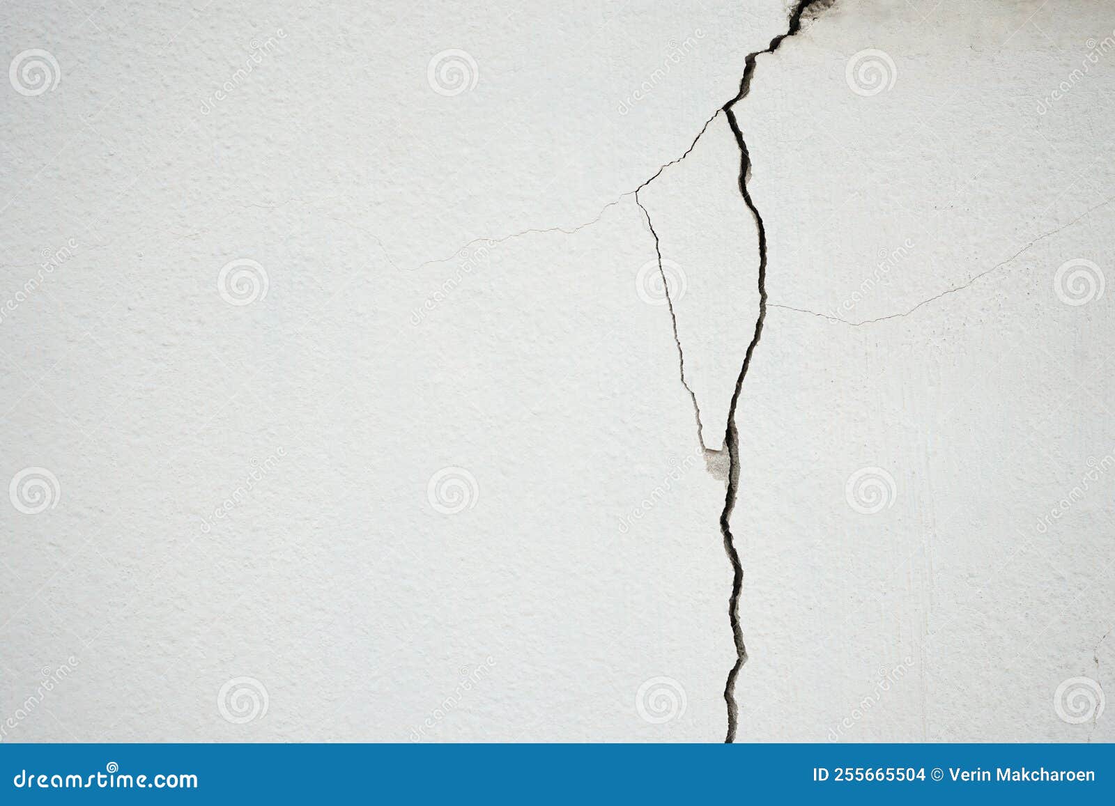 Cracked Concrete Wall, Pattern of Broken Cement Stock Photo - Image of ...