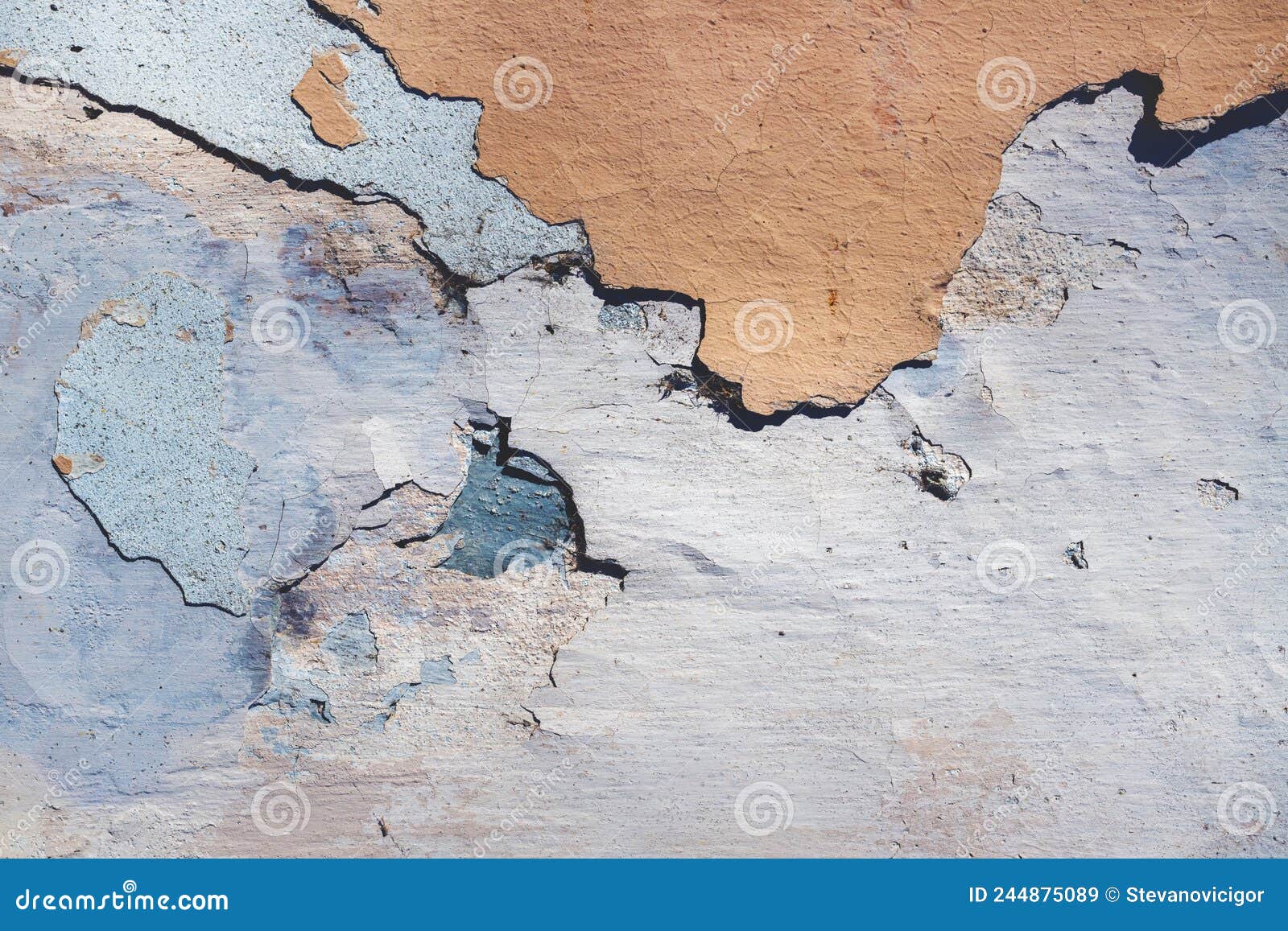 Cracked And Damaged Wall Surface With Layers Of Plaster And Paint ...