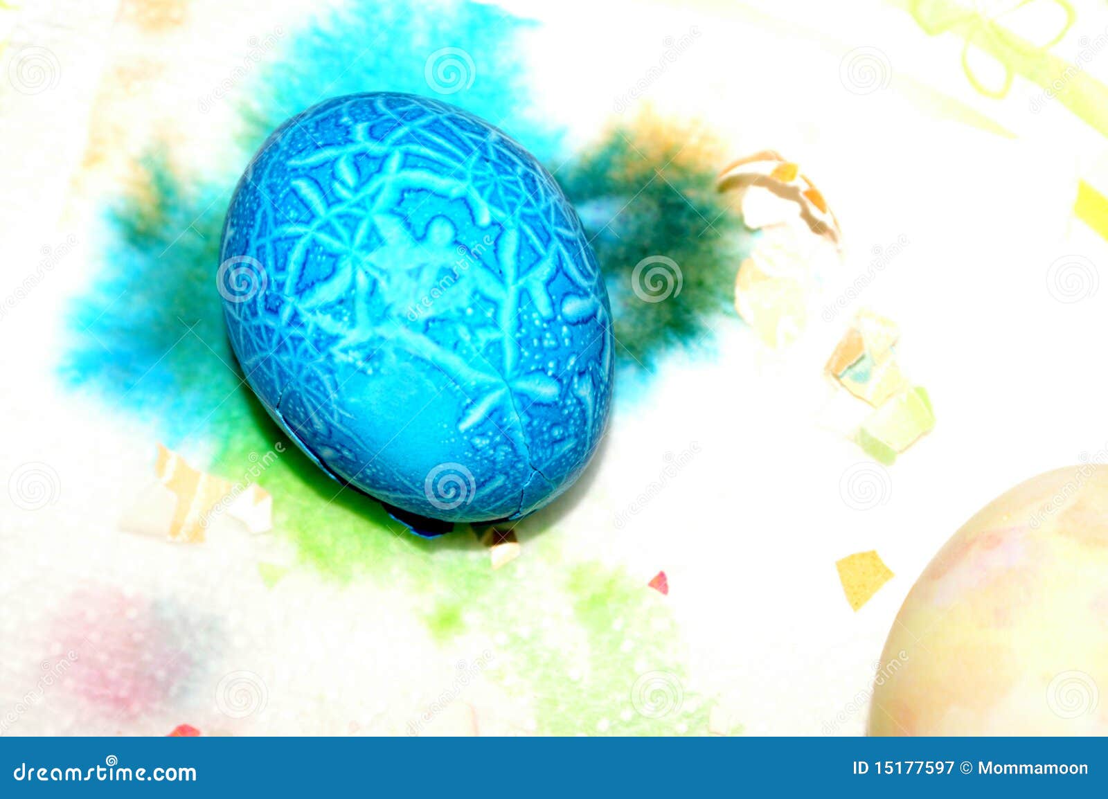 Cracked easter egg stock image. Image of holiday, celebration - 15177597