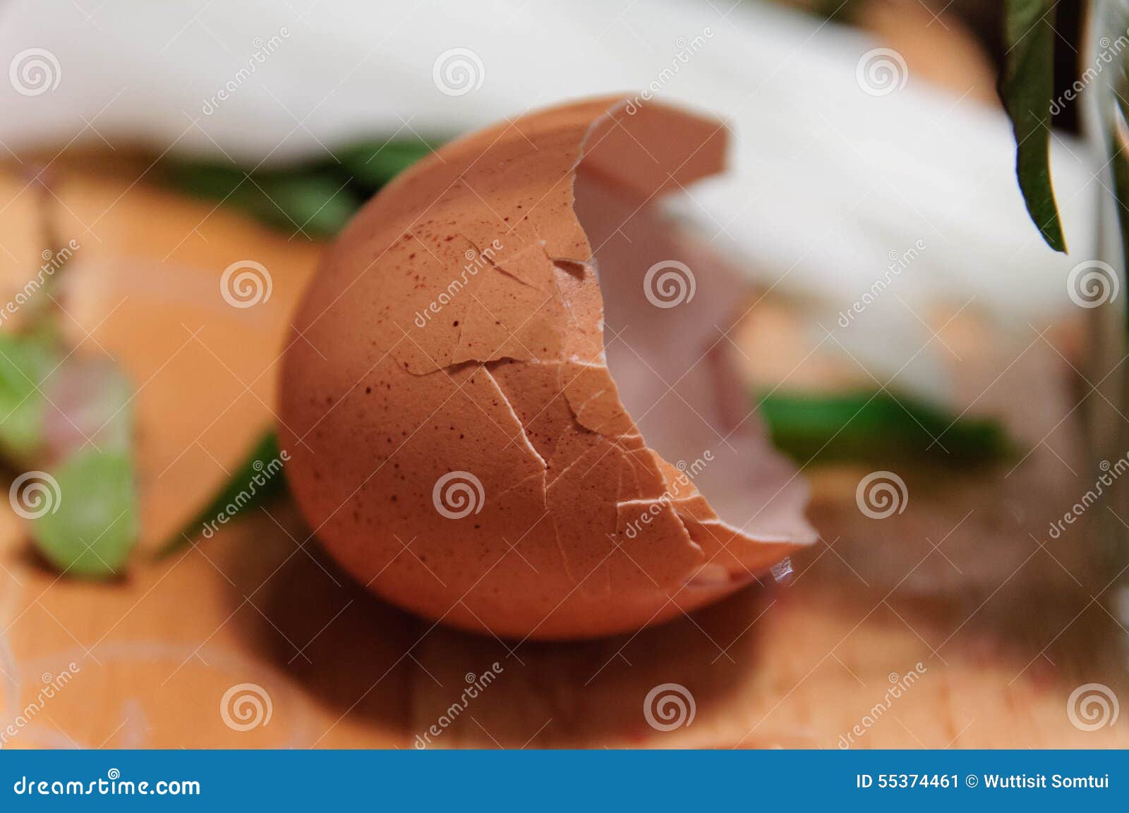 Cracked Egg stock image. Image of eggshells, crack, food - 55374461