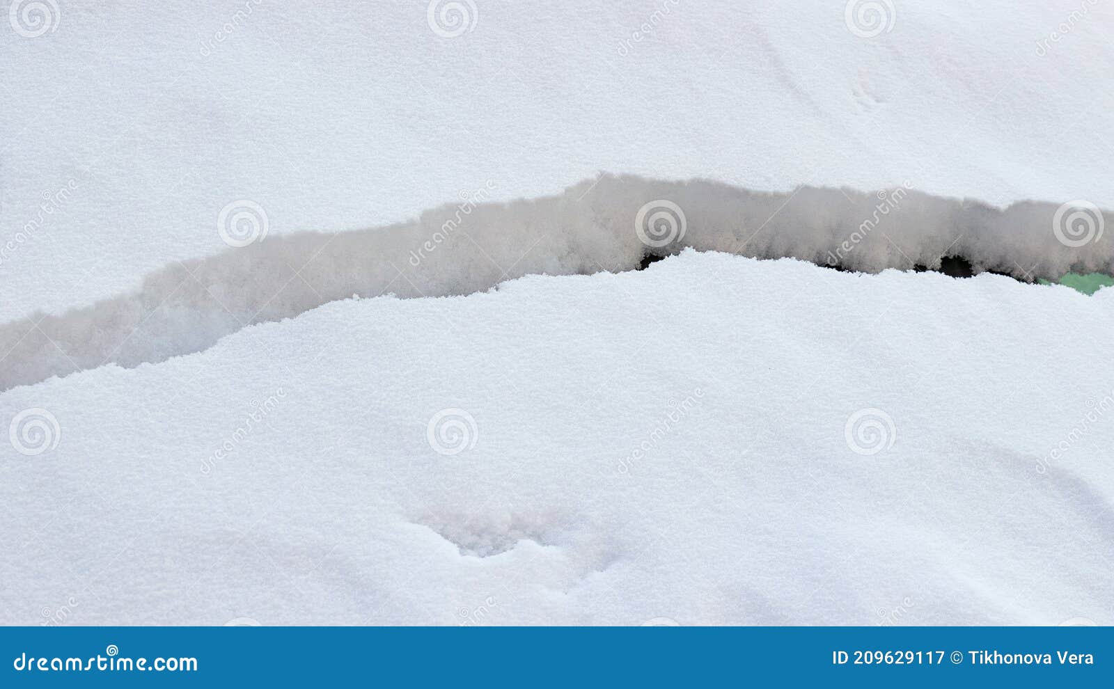 Cracked Fluffy Snow Surface Stock Image - Image of idea, change: 209629117