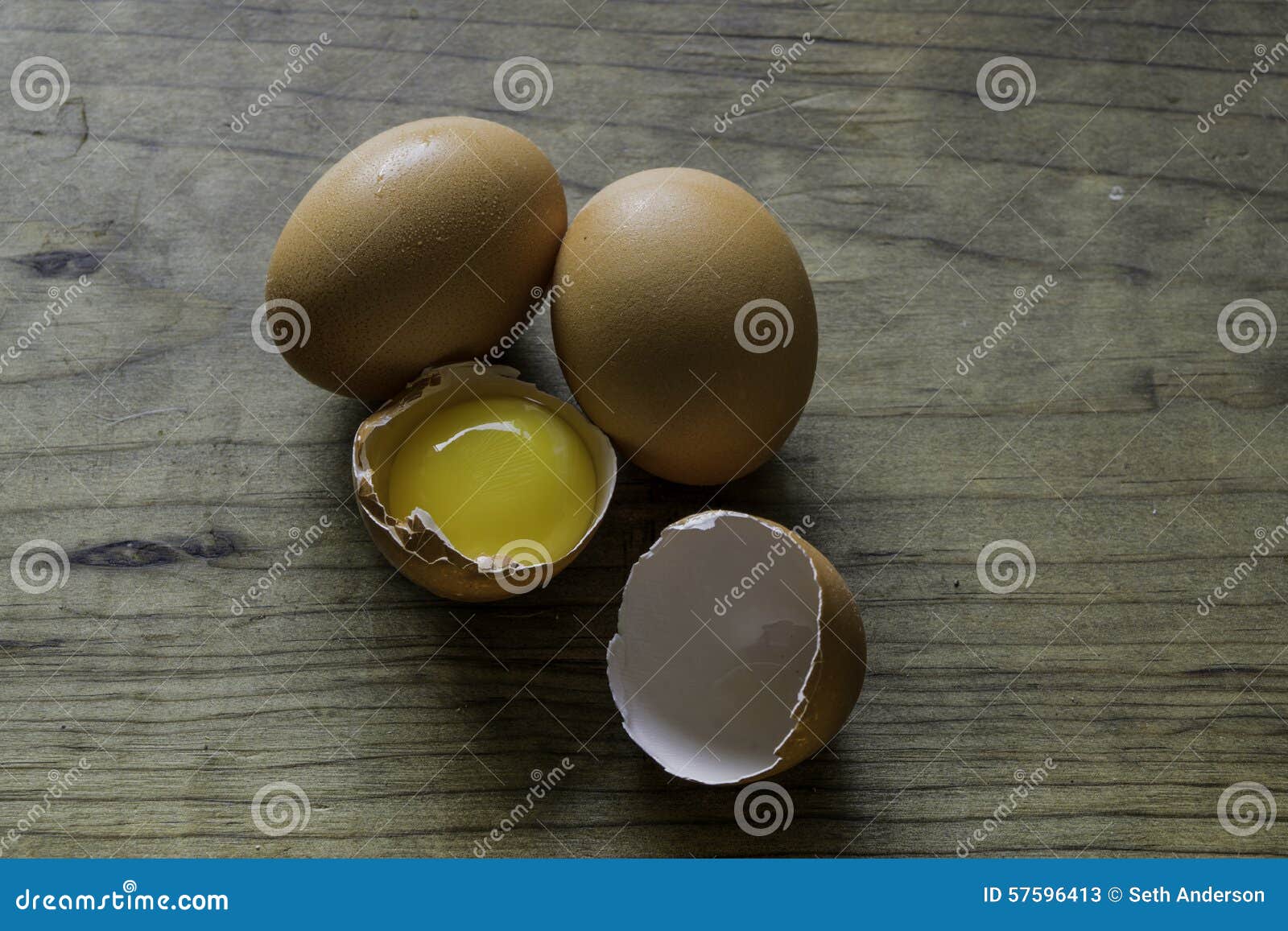 Cracked Fresh Brown Pastured Eggs Stock Image - Image of range, close ...