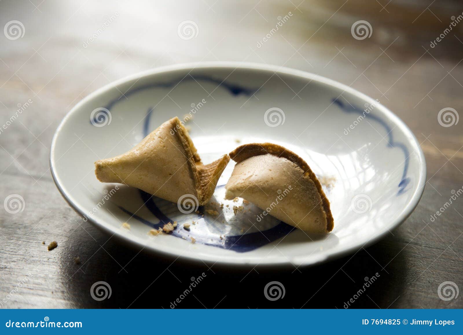 Cracked Opened Fortune Cookies Stock Image - Image of asia, open: 7694825