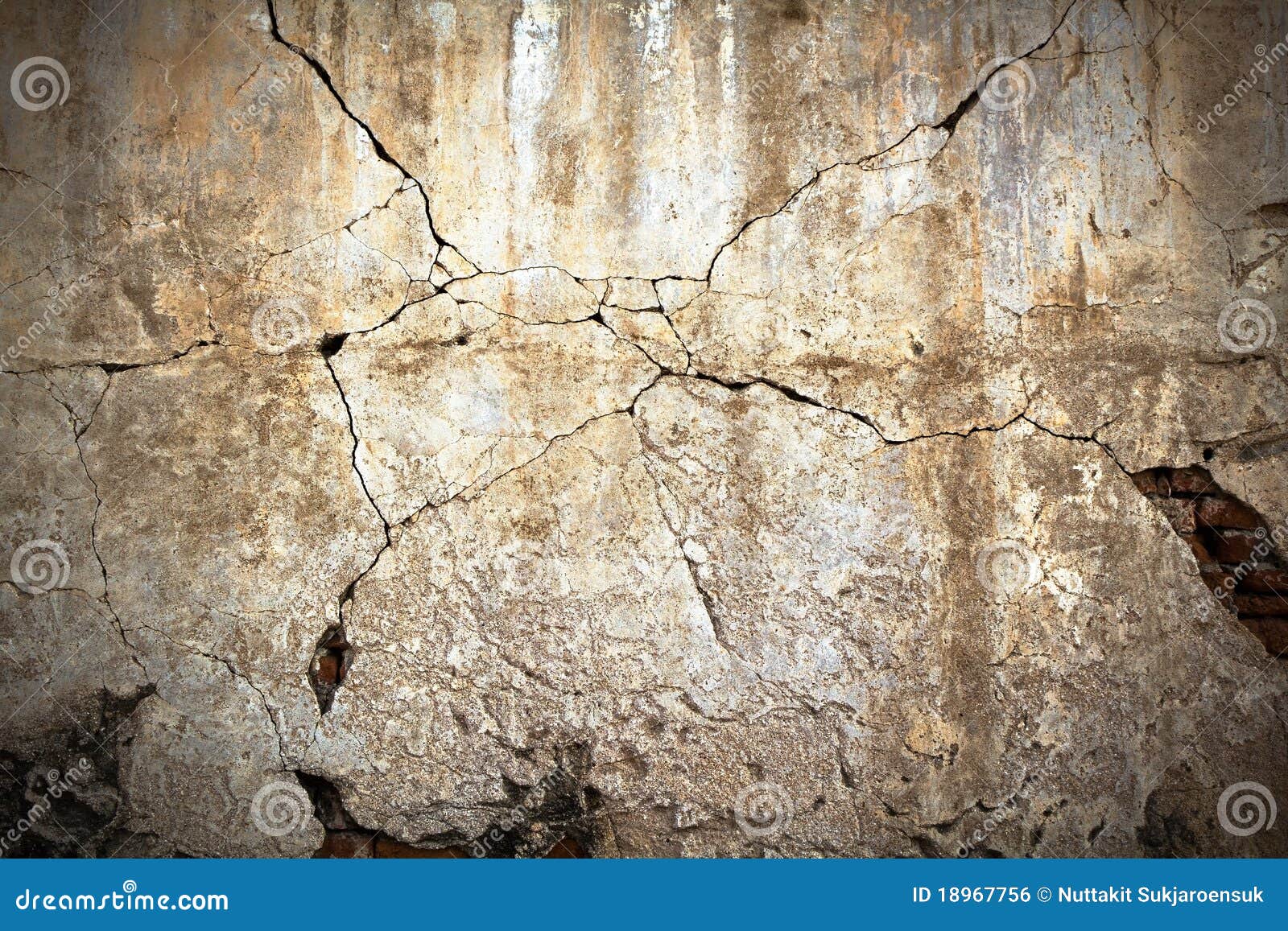 Cracked plaster old wall stock photo. Image of texture - 18967756
