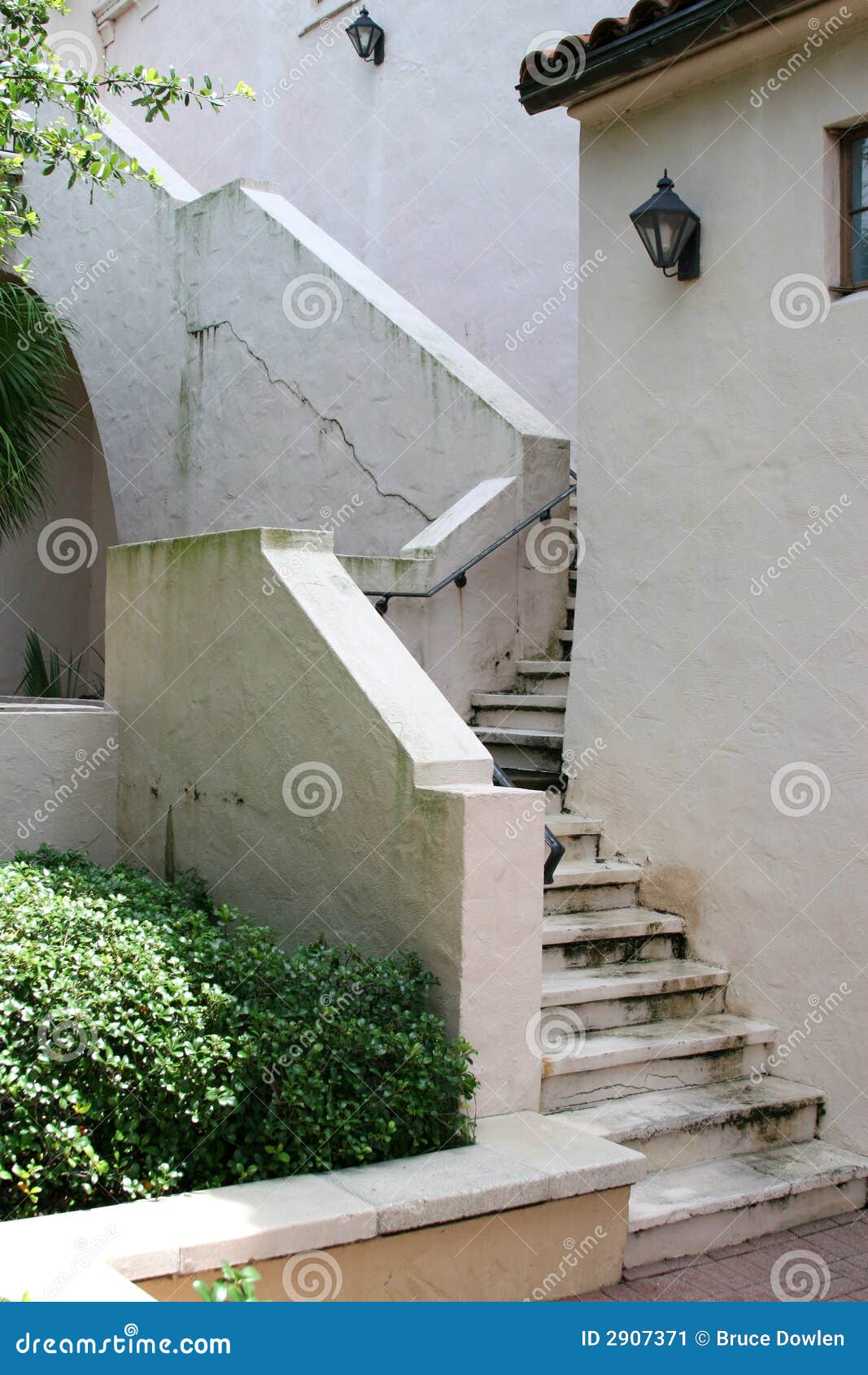 Cracked Staircase stock image. Image of stairs, building - 2907371