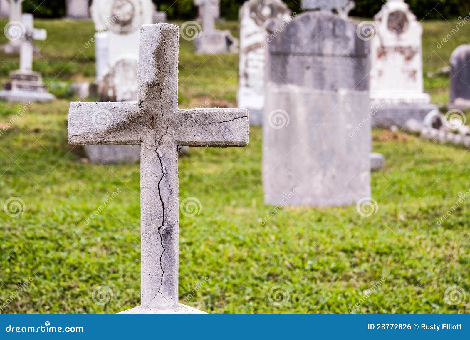 Cracked Stone Cross stock photo. Image of grave, decoration - 28772826