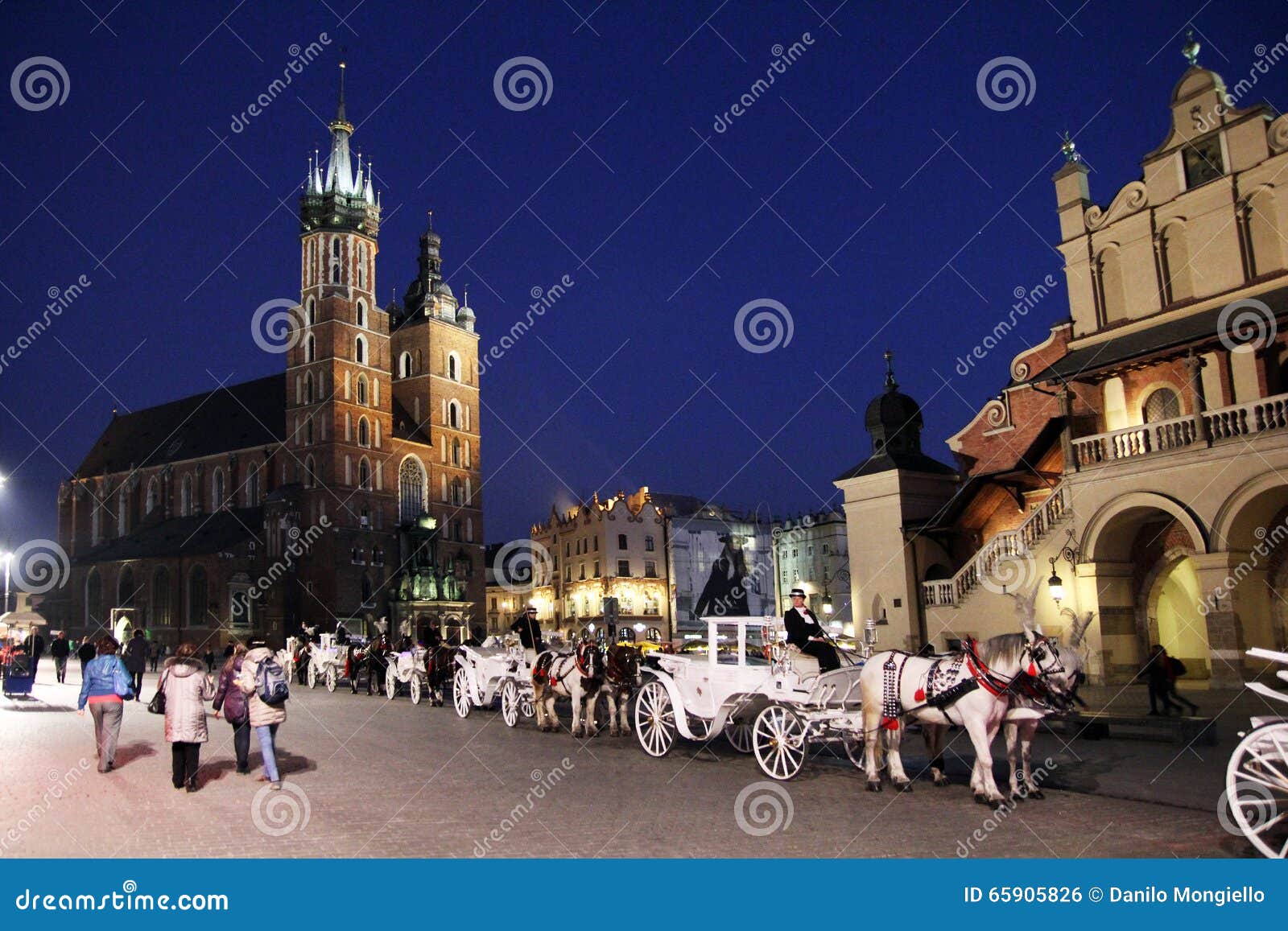 Cracow by night editorial photo. Image of main, poland - 65905826