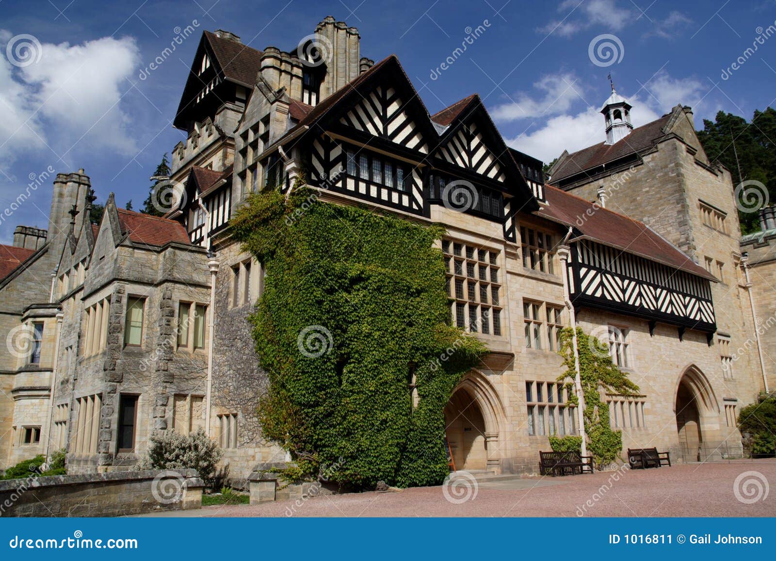 Cragside House editorial photo. Image of house, hill, cascade - 1016811