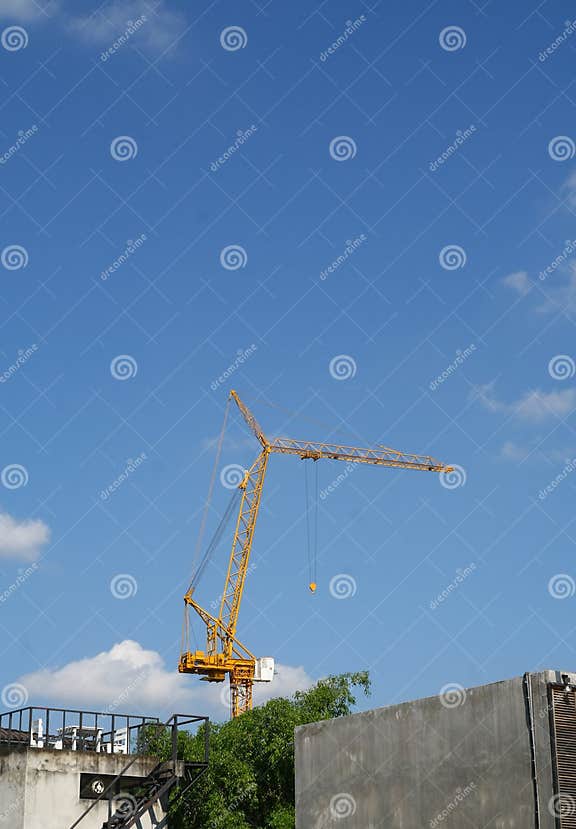 Crain Construction Building in Blue Sky. Stock Photo - Image of build ...