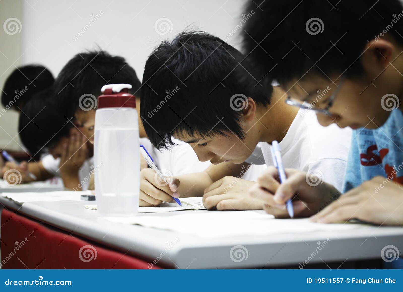 Cram school editorial photography. Image of teenagers - 19511557