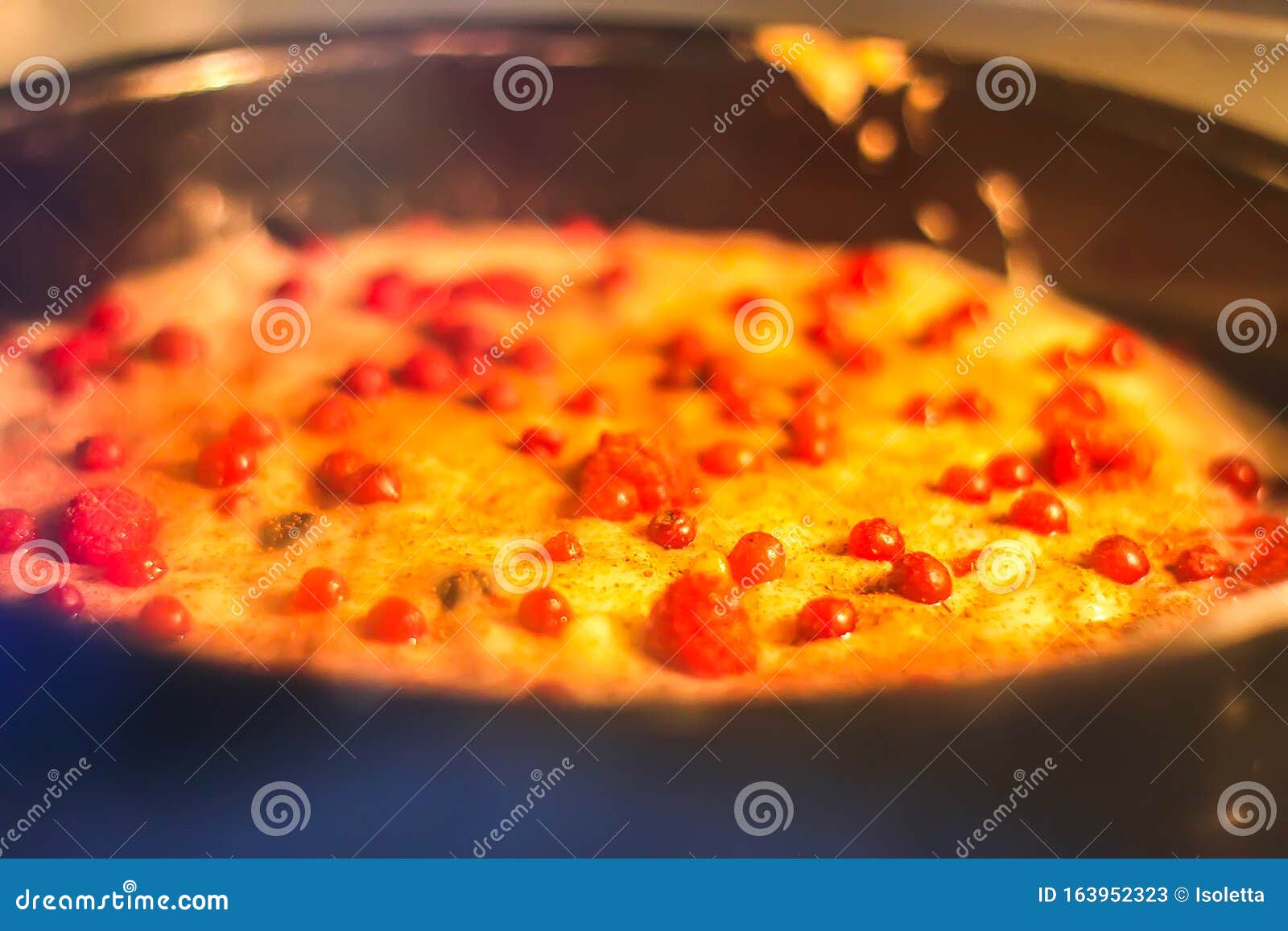 Pie Form Stock Photos - Download 6,897 Royalty Free Photos