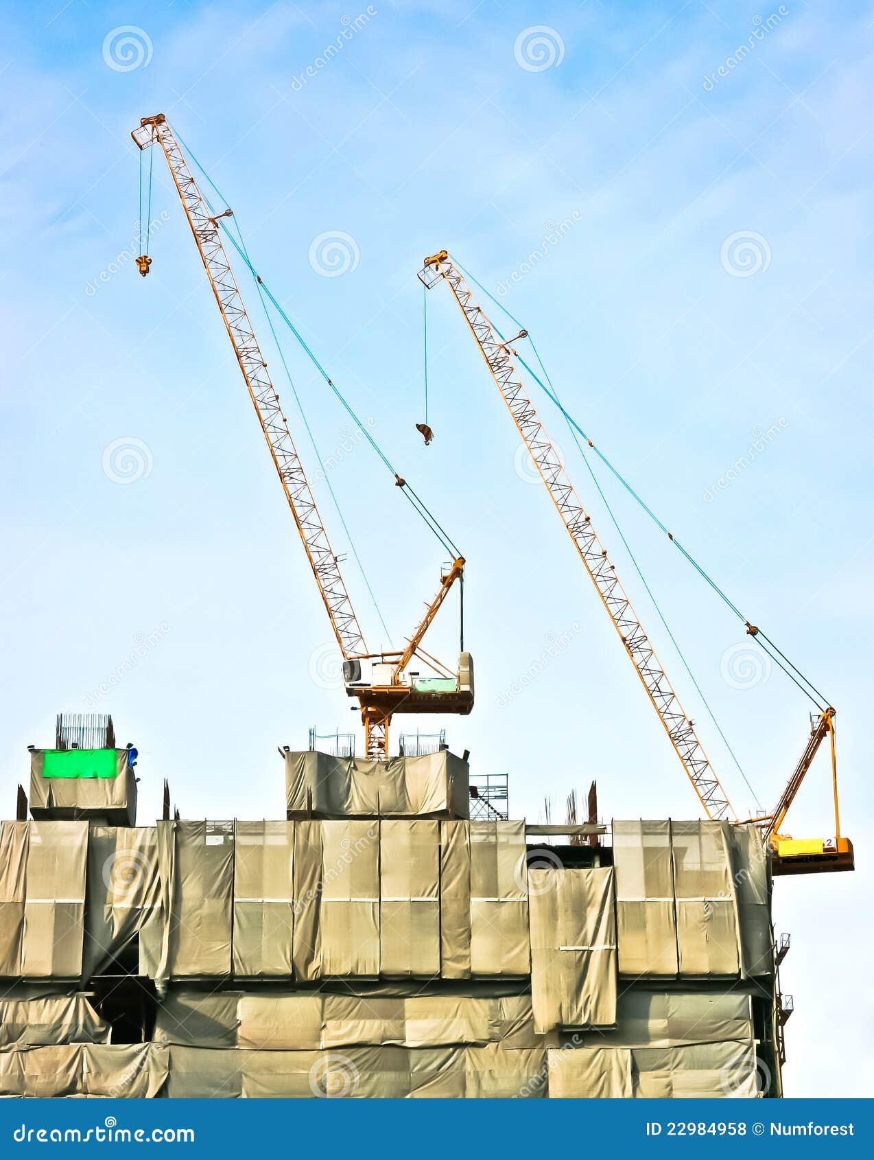 Crane on building stock photo. Image of engineering, metal - 22984958
