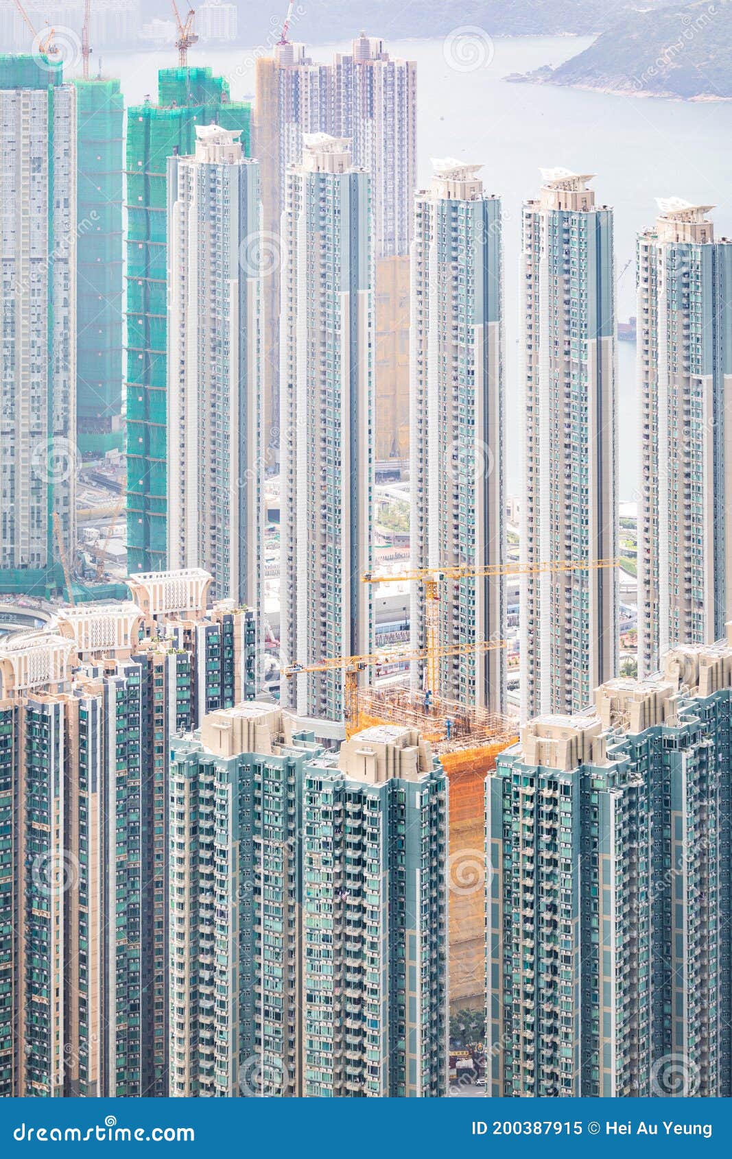 Crane, Building Machine in the Middle of Skyscraper, Hong Kong ...