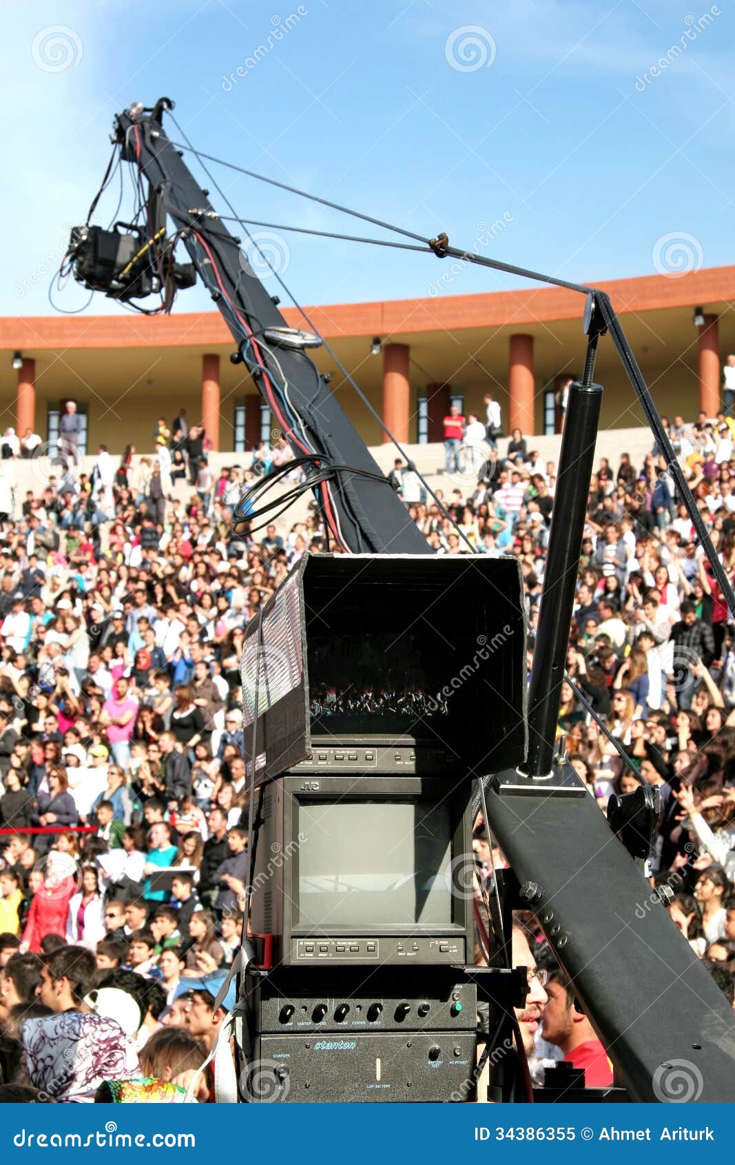 Crane Camera image éditorial. Image du caméscope, divertissement - 34386355