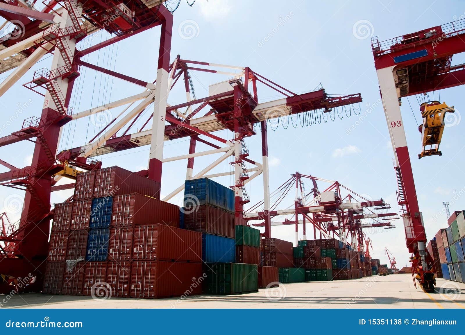 Crane & Cargo Containers Stock Photo - Image of shipyard, lift: 15351138
