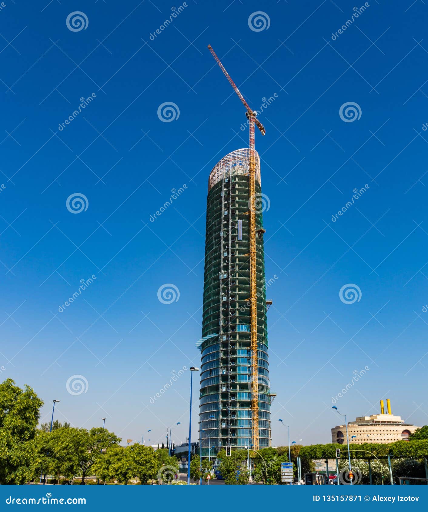 Crane and Construction Process of the Cajasol Tower Skyscraper 180 ...