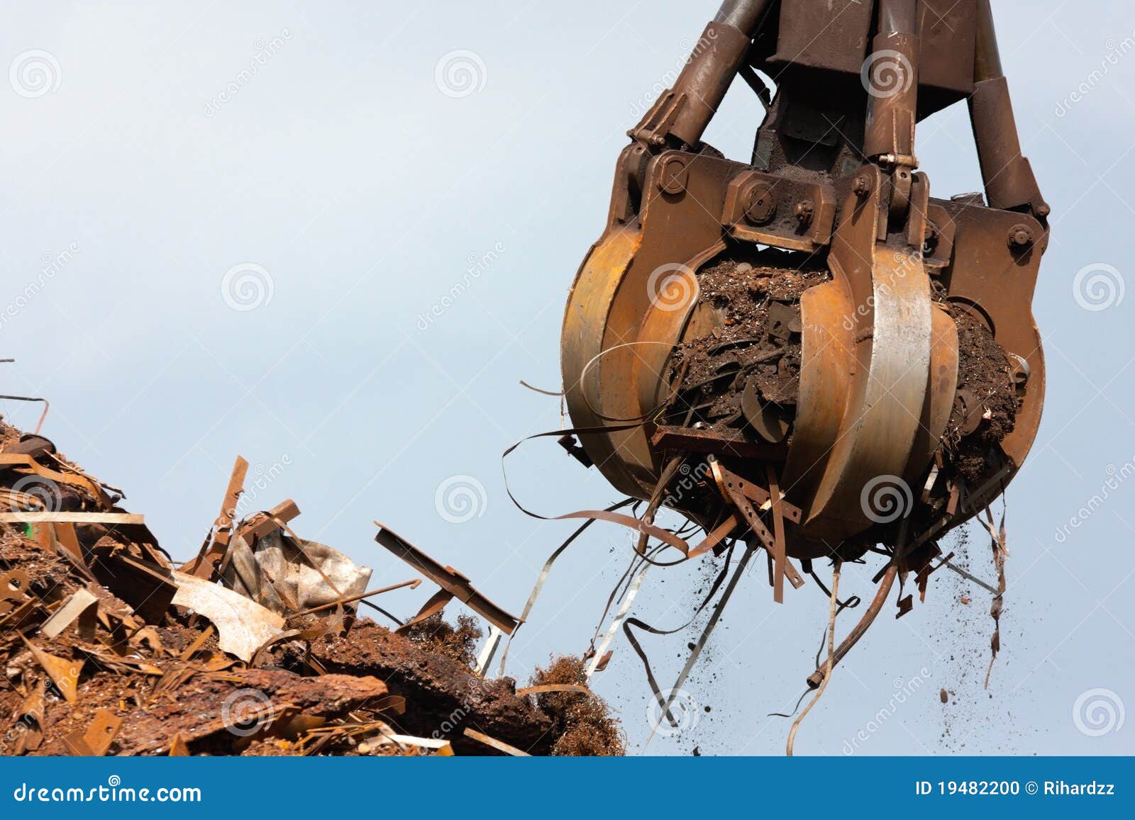 Crane Grabber Loading Metal Scrap Stock Photo - Image of hydraulic ...