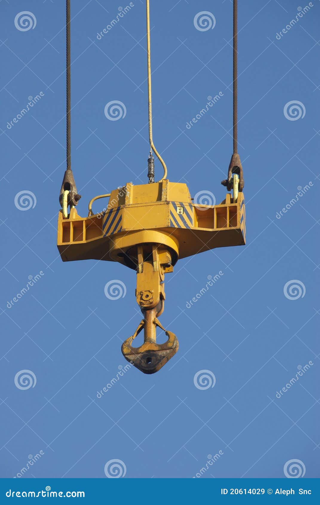 Crane hook stock image. Image of water, crane, cargo - 20614029