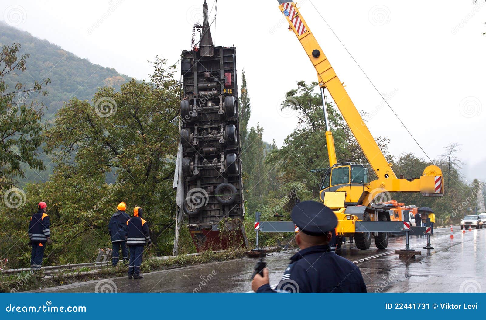 Crane Lifting Crashed Truck Stock Image - Image of crane, drive: 22441731