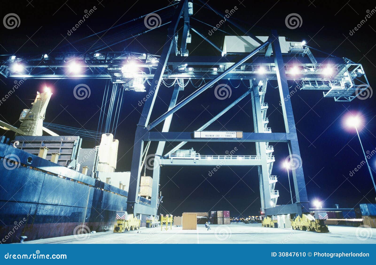 Crane Loading Container Ship at Night Editorial Image - Image of ...