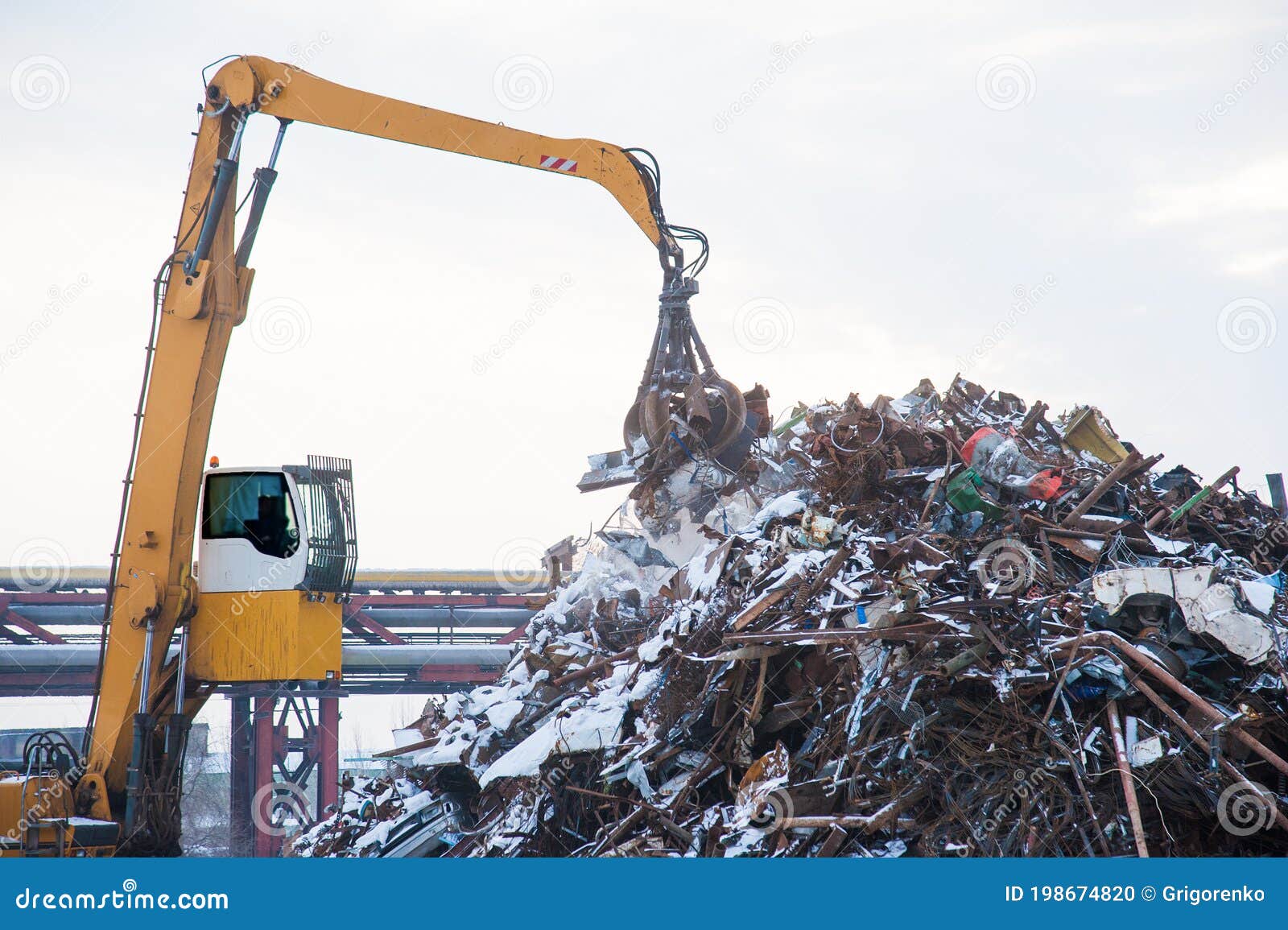 Crane-loading Scrap in a Train Stock Photo - Image of steel, operations ...