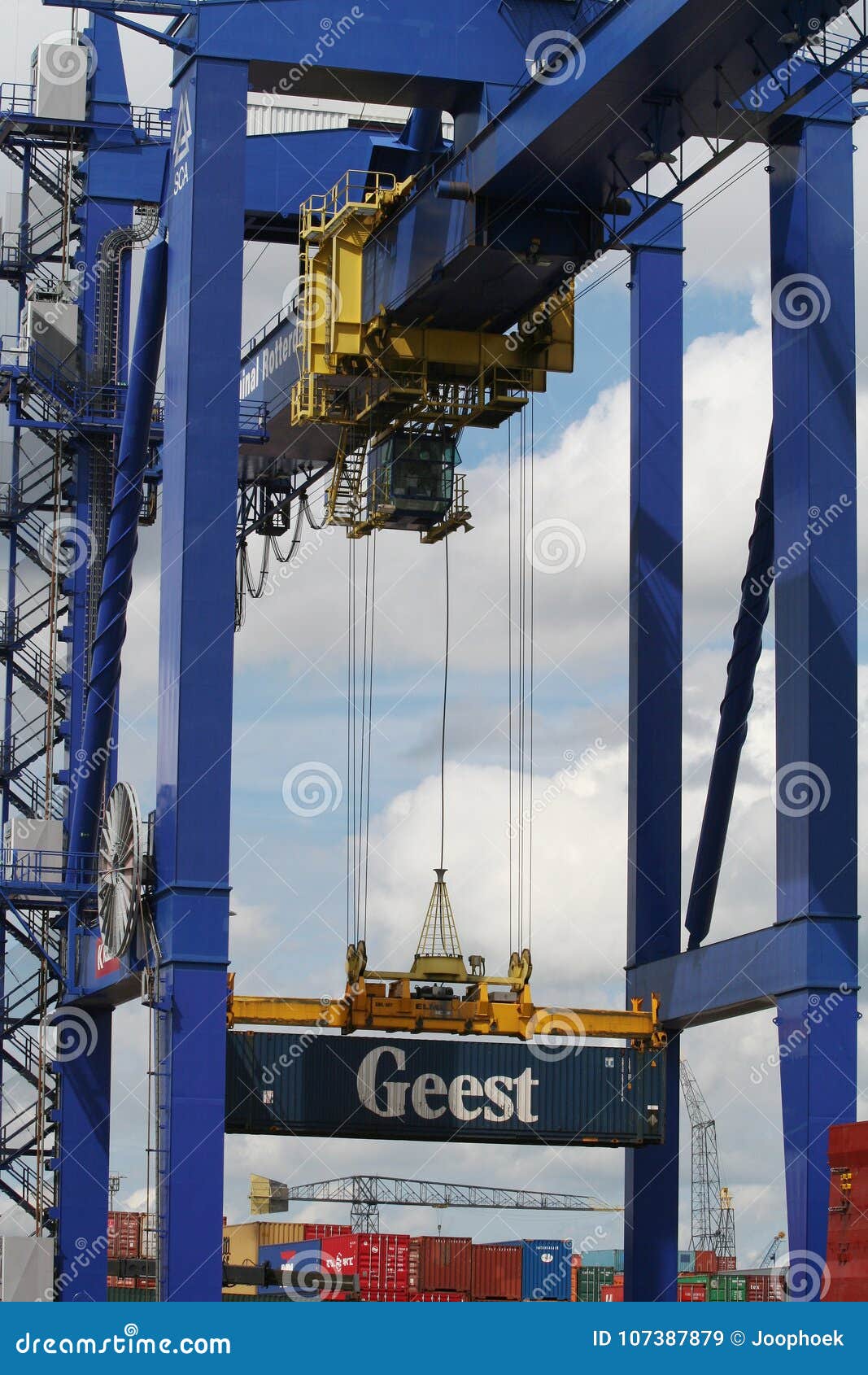Crane loading or unloading editorial stock image. Image of handlers ... Crane loading or unloading editorial stock image. Image of handlers ...