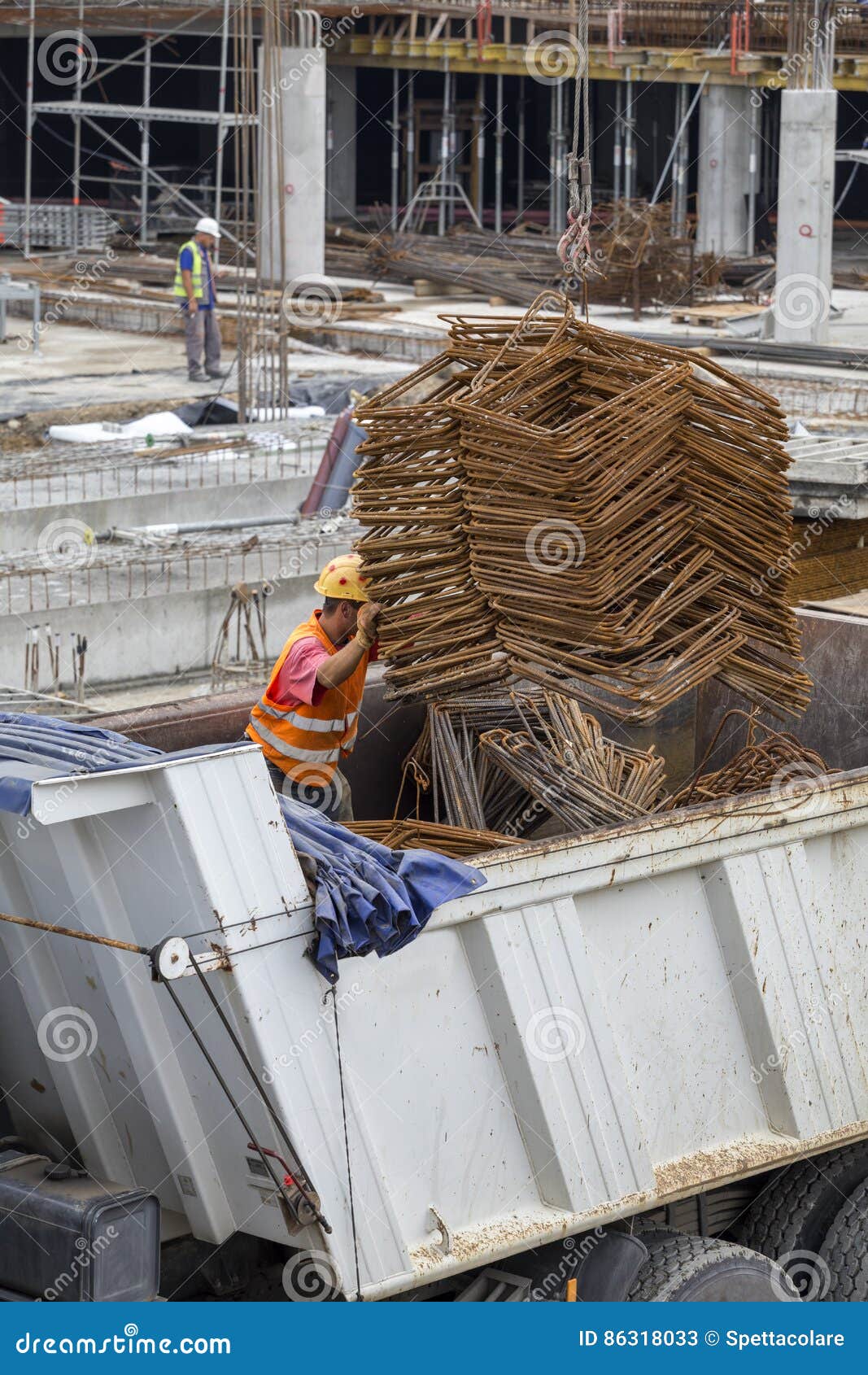 Crane O Elevador Que Segura Pacotes De Carga Angular Do Rebar Imagem de ...