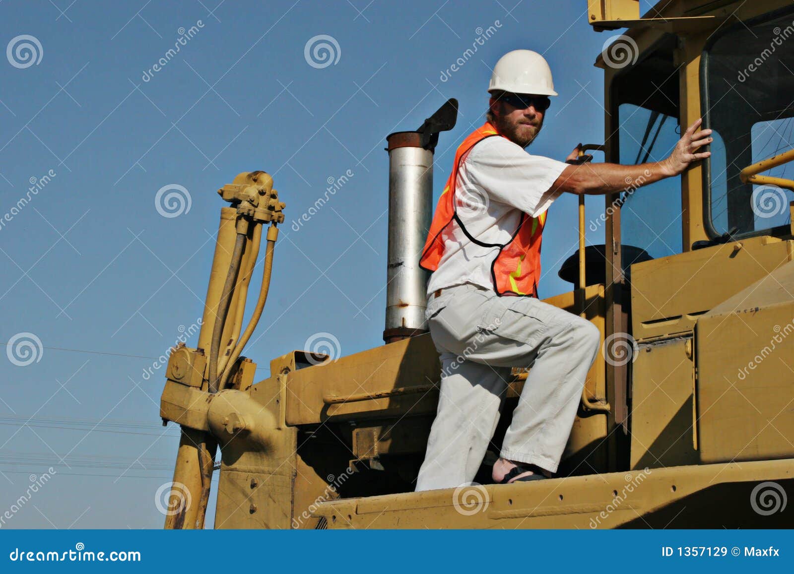 Crane operator stock image. Image of safety, worker, operator - 1357129