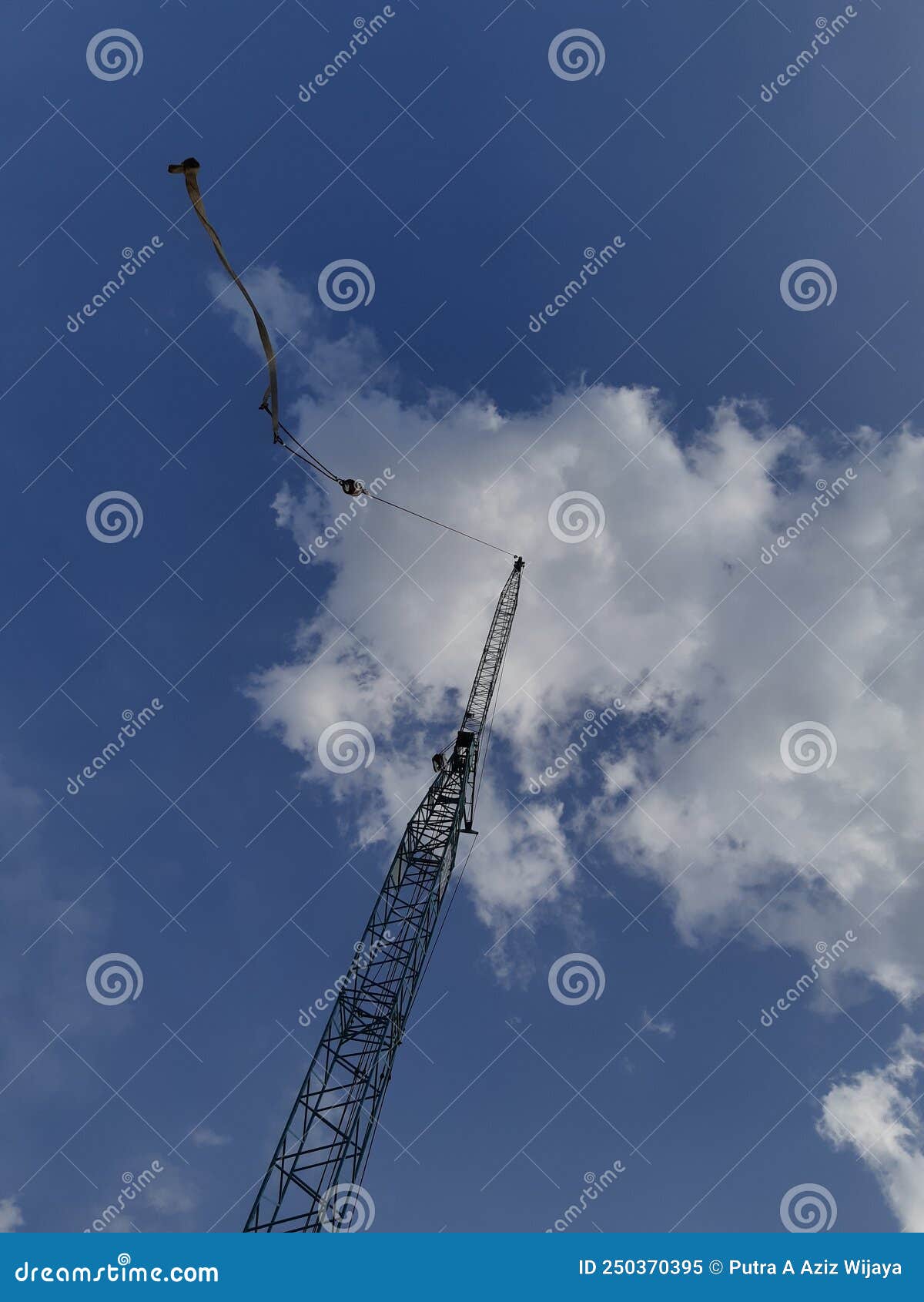 Crane Prepare for Loading on the Company Structure Pt Smoe Indonesia ...